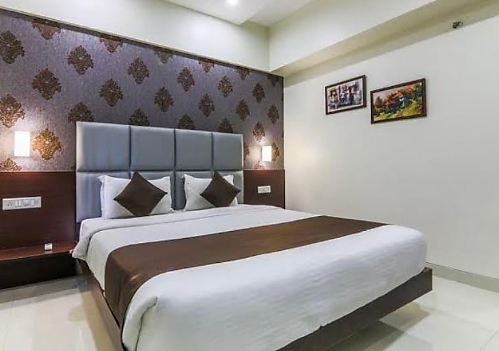 MAGNUS SQUARE - Business Hotel 𝗕𝗢𝗢𝗞 Pune Hotel 𝘄𝗶𝘁𝗵 𝗙𝗥𝗘𝗘 𝗖𝗮𝗻𝗰𝗲𝗹𝗹𝗮𝘁𝗶𝗼𝗻