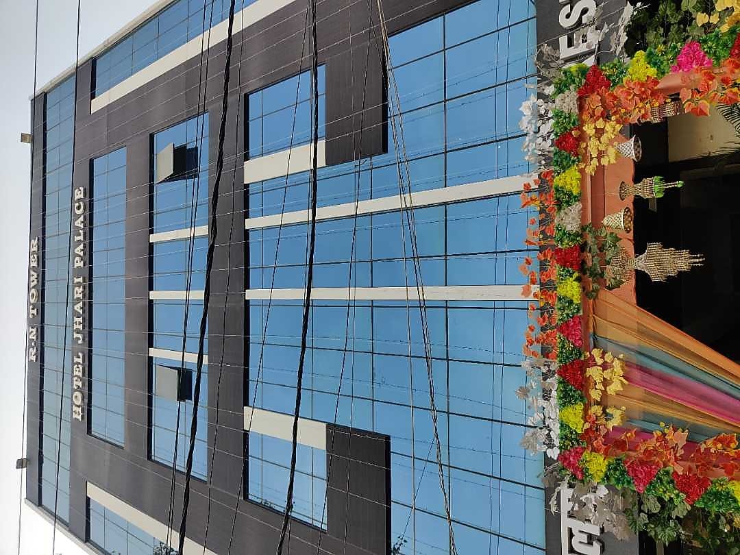 HOTEL JHARI PALACE 𝗕𝗢𝗢𝗞 Aurangabad, Bihar Hotel 𝘄𝗶𝘁𝗵 𝗙𝗥𝗘𝗘 𝗖𝗮𝗻𝗰𝗲𝗹𝗹𝗮𝘁𝗶𝗼𝗻