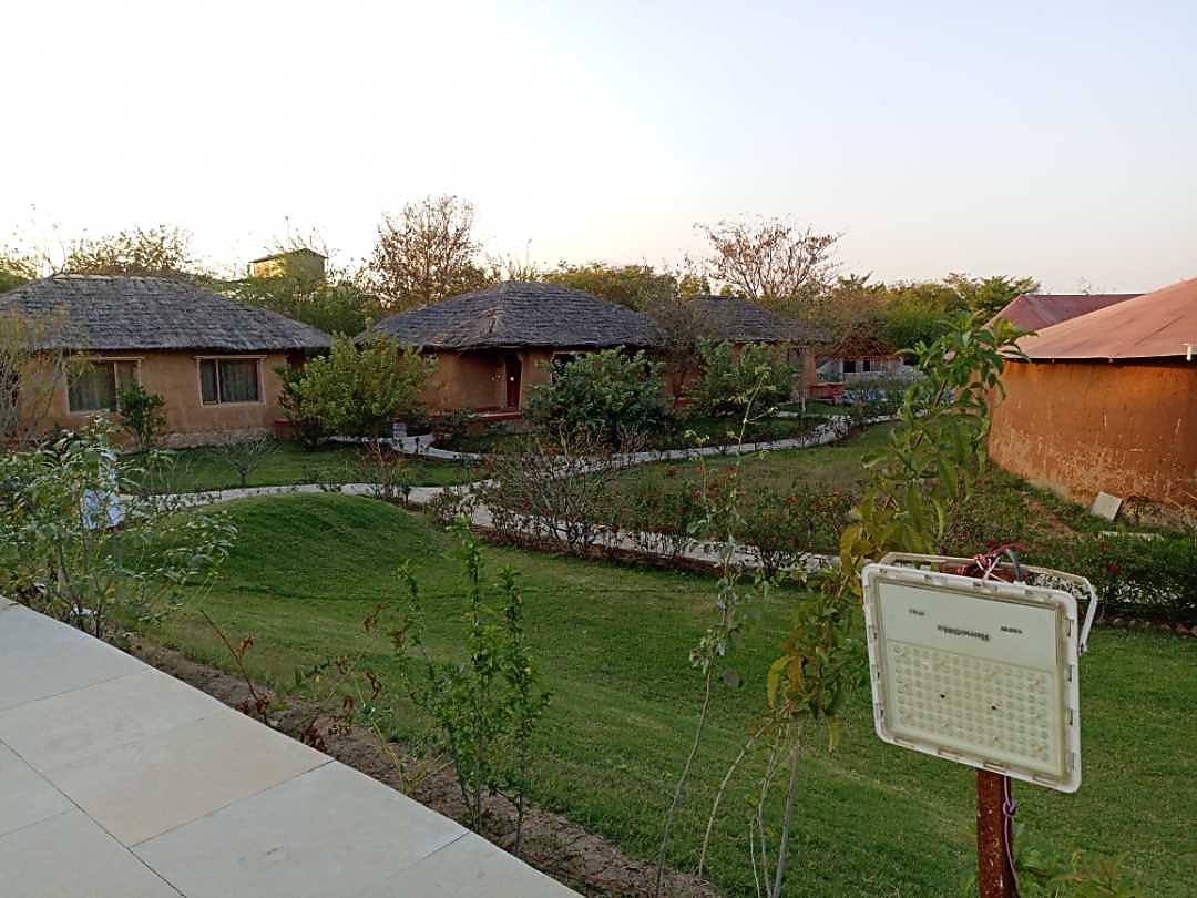 The Earth At Ranthambore 𝗕𝗢𝗢𝗞 Sawai Madhopur Resort 𝘄𝗶𝘁𝗵 ₹𝟬 𝗣𝗔𝗬𝗠𝗘𝗡𝗧