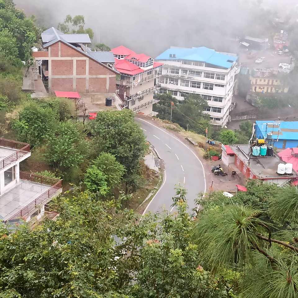 Barog Residency 𝗕𝗢𝗢𝗞 Solan Hotel 𝘄𝗶𝘁𝗵 𝗙𝗥𝗘𝗘 𝗖𝗮𝗻𝗰𝗲𝗹𝗹𝗮𝘁𝗶𝗼𝗻
