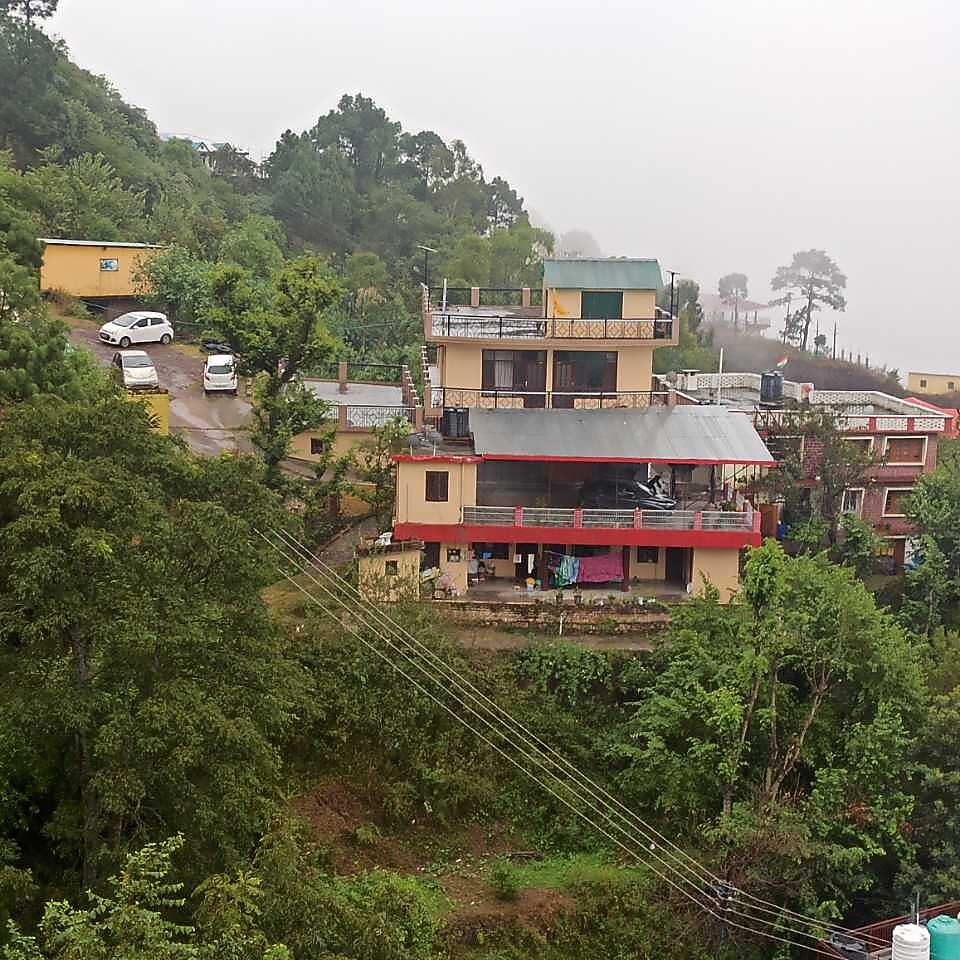 Barog Residency 𝗕𝗢𝗢𝗞 Solan Hotel 𝘄𝗶𝘁𝗵 𝗙𝗥𝗘𝗘 𝗖𝗮𝗻𝗰𝗲𝗹𝗹𝗮𝘁𝗶𝗼𝗻