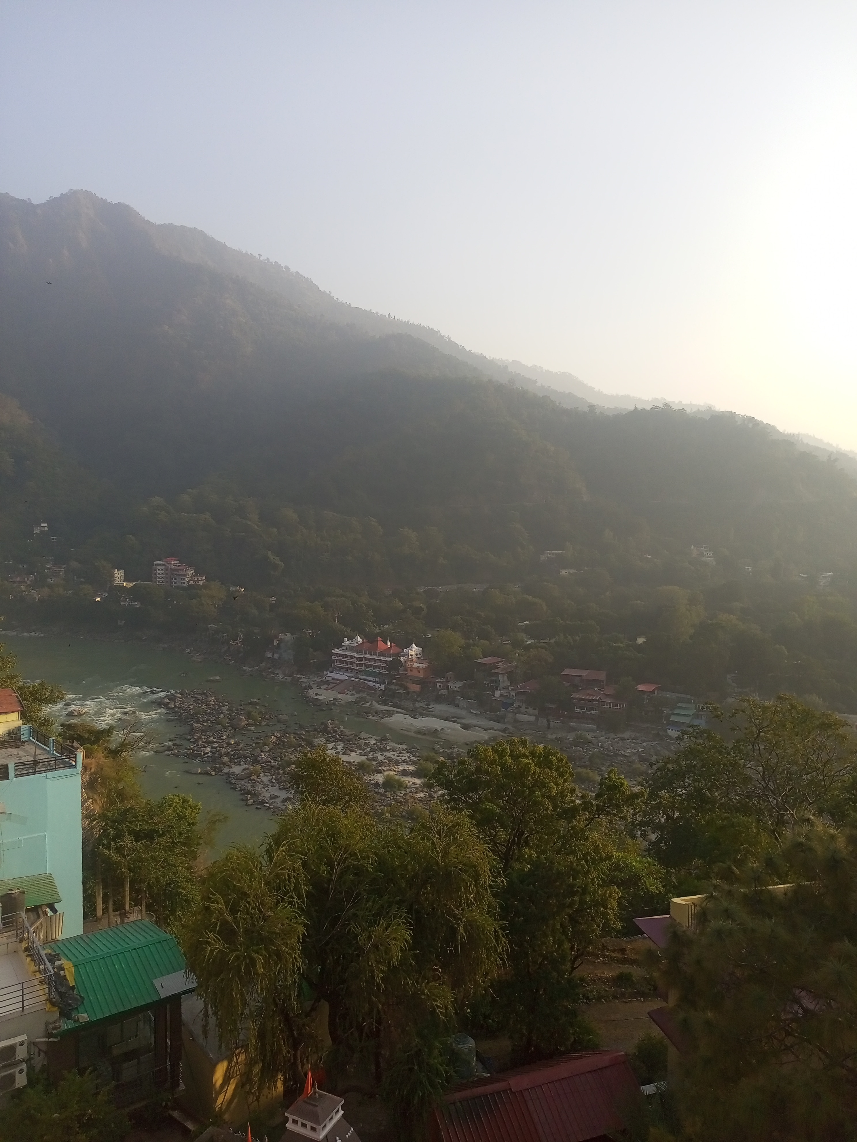 Soul Haven-On Main 𝗕𝗢𝗢𝗞 Rishikesh Hotel 𝘄𝗶𝘁𝗵 𝗙𝗥𝗘𝗘 𝗖𝗮𝗻𝗰𝗲𝗹𝗹𝗮𝘁𝗶𝗼𝗻