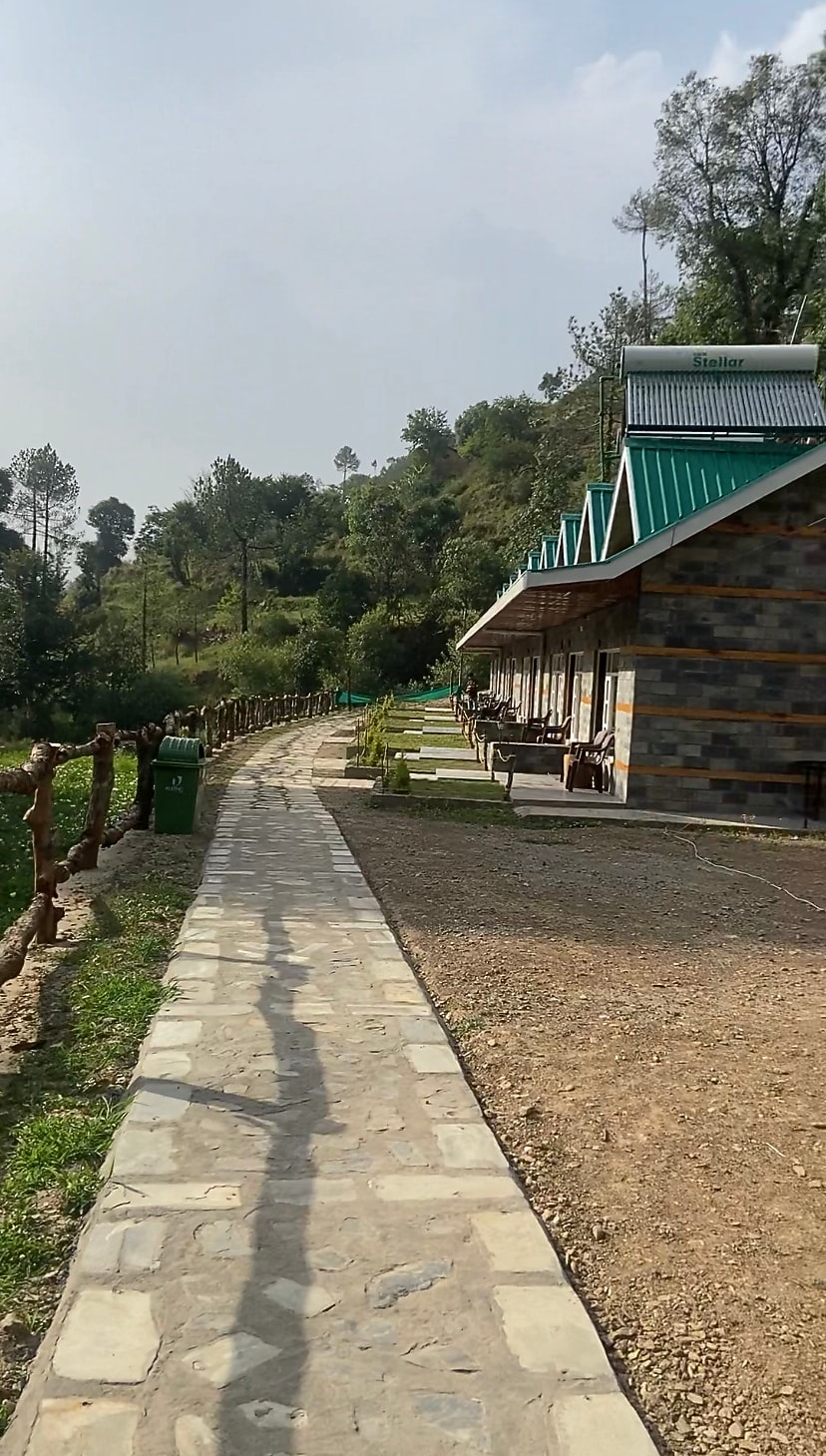 Backwoods Retreat 𝗕𝗢𝗢𝗞 Shimla Hotel 𝘄𝗶𝘁𝗵 𝗙𝗥𝗘𝗘 𝗖𝗮𝗻𝗰𝗲𝗹𝗹𝗮𝘁𝗶𝗼𝗻