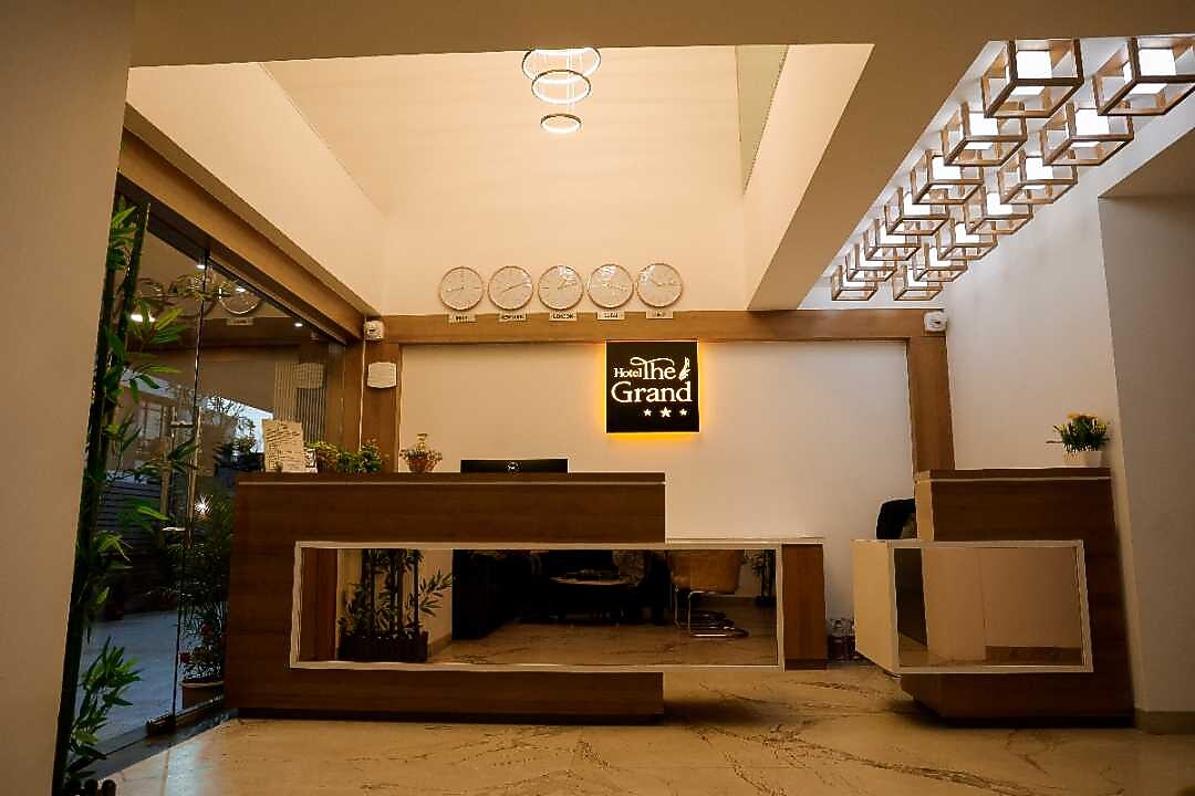 Hotel The Grand 𝗕𝗢𝗢𝗞 Indore Hotel 𝘄𝗶𝘁𝗵 𝗙𝗥𝗘𝗘 𝗖𝗮𝗻𝗰𝗲𝗹𝗹𝗮𝘁𝗶𝗼𝗻