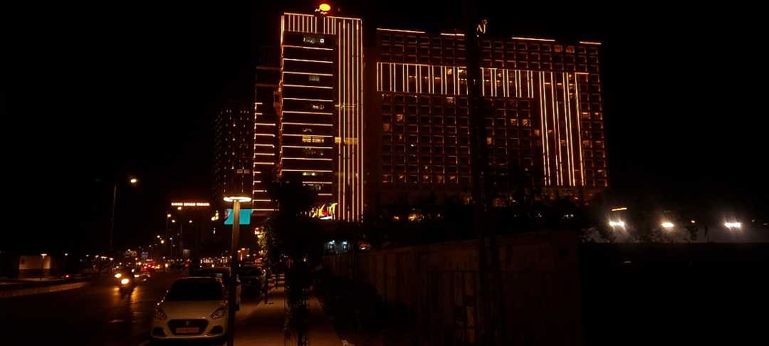 Pravegs Grand Eulogia,Ahmedabad 𝗕𝗢𝗢𝗞 Ahmedabad Hotel 𝘄𝗶𝘁𝗵 ₹𝟬 𝗣𝗔𝗬𝗠𝗘𝗡𝗧