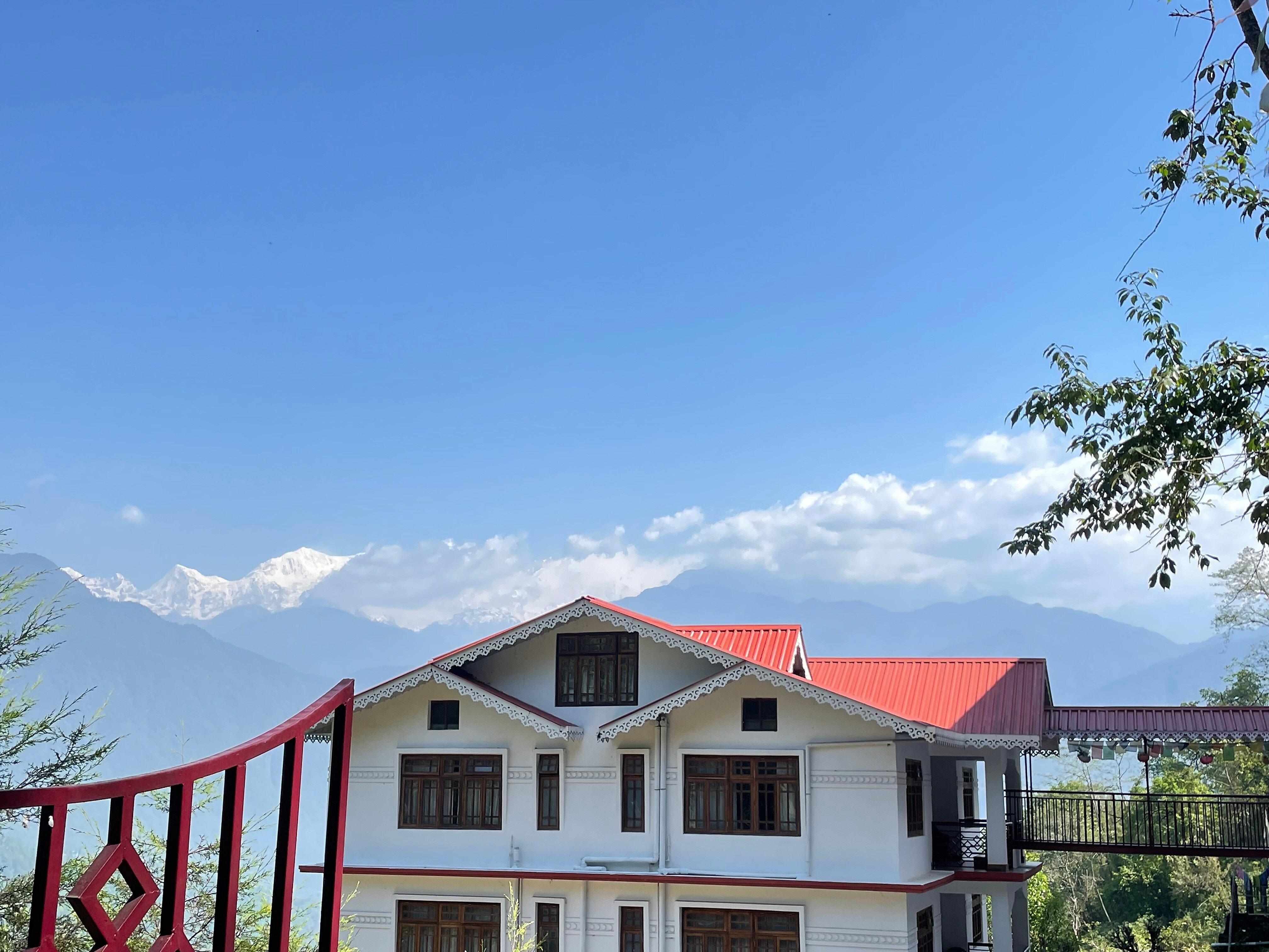 Voyage Dreamvilla Retreat 𝗕𝗢𝗢𝗞 Pelling Hotel 𝘄𝗶𝘁𝗵 ₹𝟬 𝗣𝗔𝗬𝗠𝗘𝗡𝗧