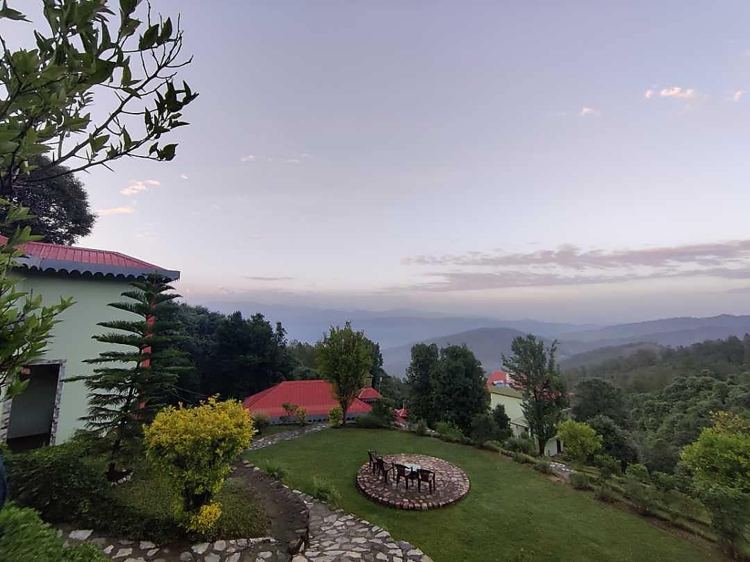 Himalaya Darshan Resort 𝗕𝗢𝗢𝗞 Kausani Resort 𝘄𝗶𝘁𝗵 𝗙𝗥𝗘𝗘 𝗖𝗮𝗻𝗰𝗲𝗹𝗹𝗮𝘁𝗶𝗼𝗻