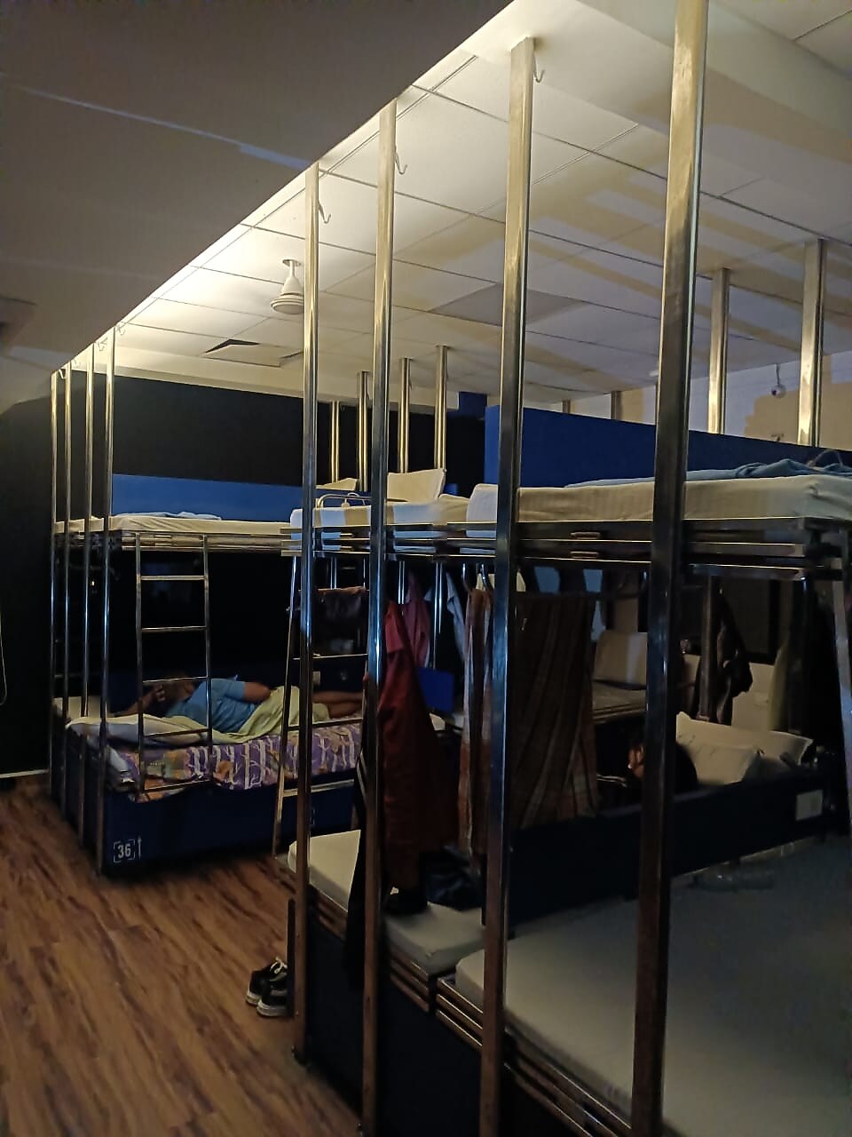 Jainam Dormitory | Bunks in an AC Dorm 100% Money Back 𝗕𝗢𝗢𝗞 Indore ...