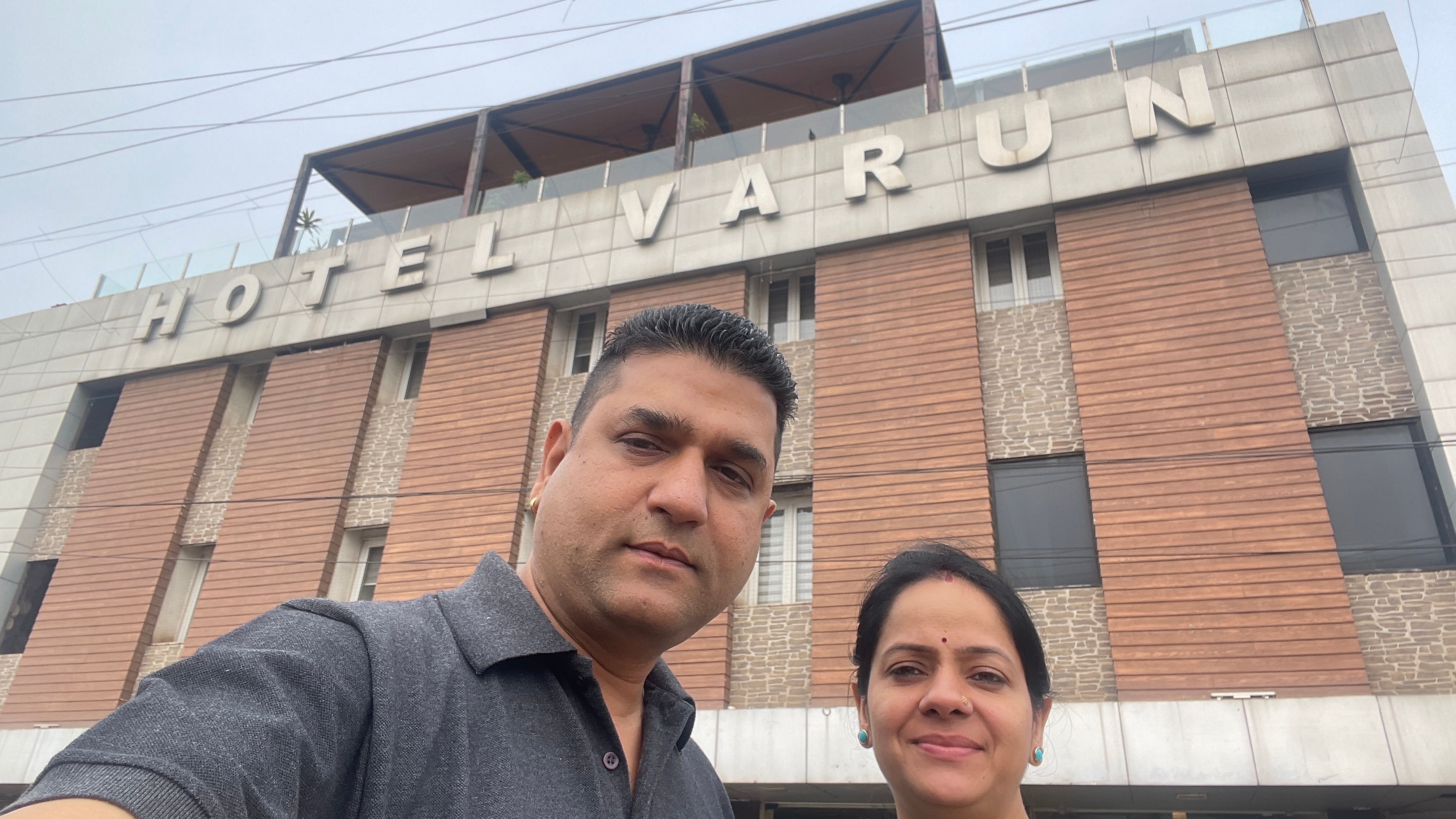 Hotel Varun 𝗕𝗢𝗢𝗞 Guna Hotel 𝘄𝗶𝘁𝗵 𝗙𝗥𝗘𝗘 𝗖𝗮𝗻𝗰𝗲𝗹𝗹𝗮𝘁𝗶𝗼𝗻