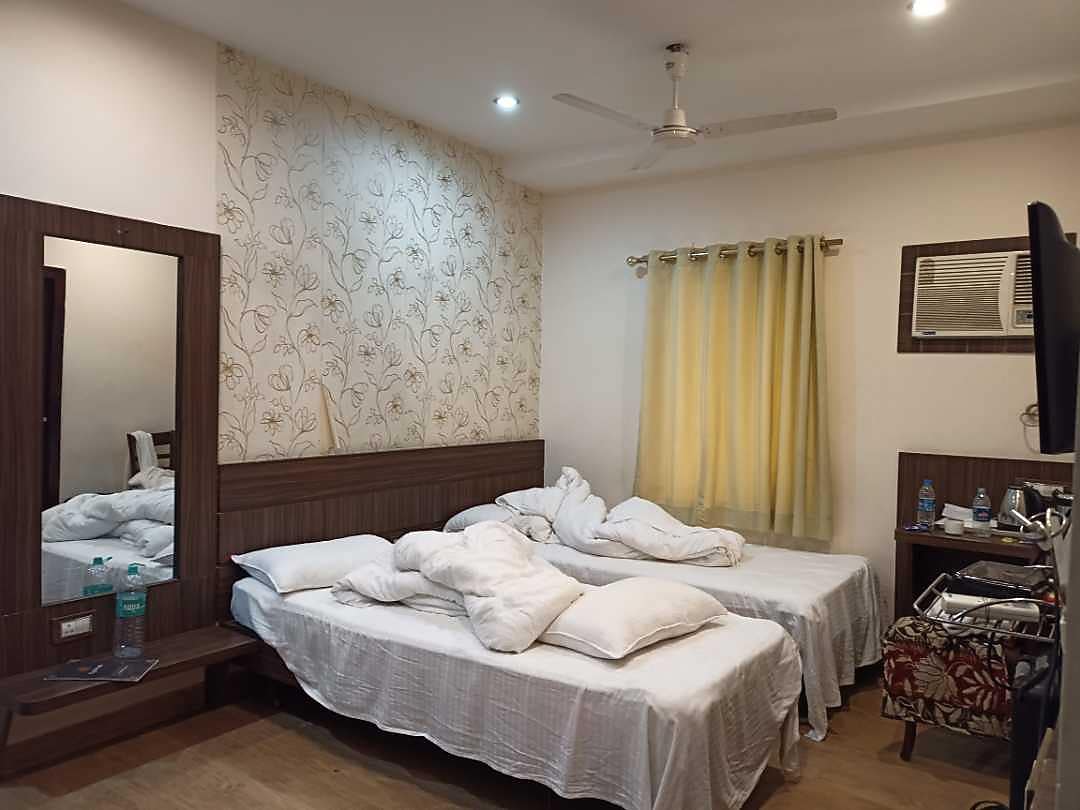 Rajdarbar Hotel 𝗕𝗢𝗢𝗞 Siliguri Hotel 𝘄𝗶𝘁𝗵 𝗙𝗥𝗘𝗘 𝗖𝗮𝗻𝗰𝗲𝗹𝗹𝗮𝘁𝗶𝗼𝗻