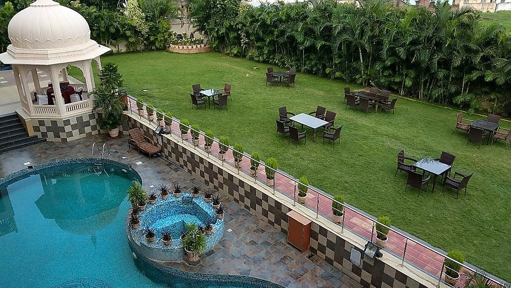 THE ROYAL RETREAT | Ranchi Hotel BOOK @ ₹1