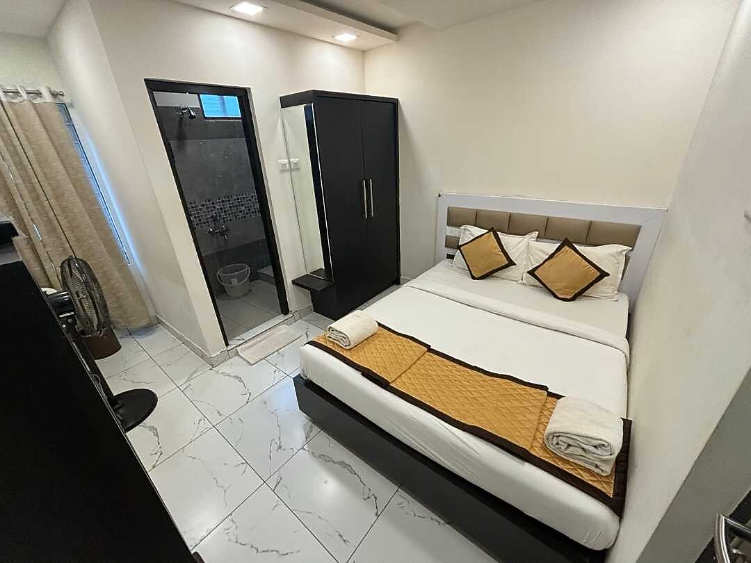 Clarks Inn Express , Chidambaram 𝗕𝗢𝗢𝗞 Sirkazhi Hotel 𝘄𝗶𝘁𝗵 𝗙𝗥𝗘𝗘 𝗖𝗮𝗻𝗰𝗲𝗹𝗹𝗮𝘁𝗶𝗼𝗻