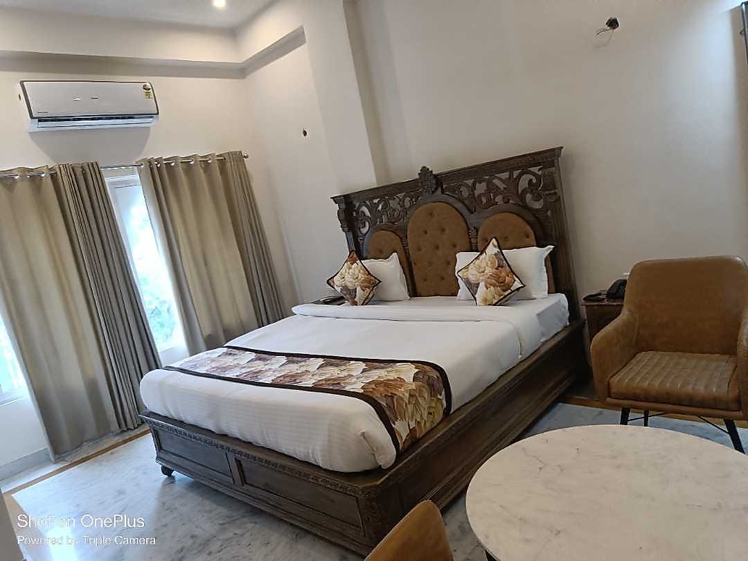 The Royal Courtyard - Luxury Suites 𝗕𝗢𝗢𝗞 Udaipur Hotel 𝘄𝗶𝘁𝗵 𝗙𝗥𝗘𝗘 ...