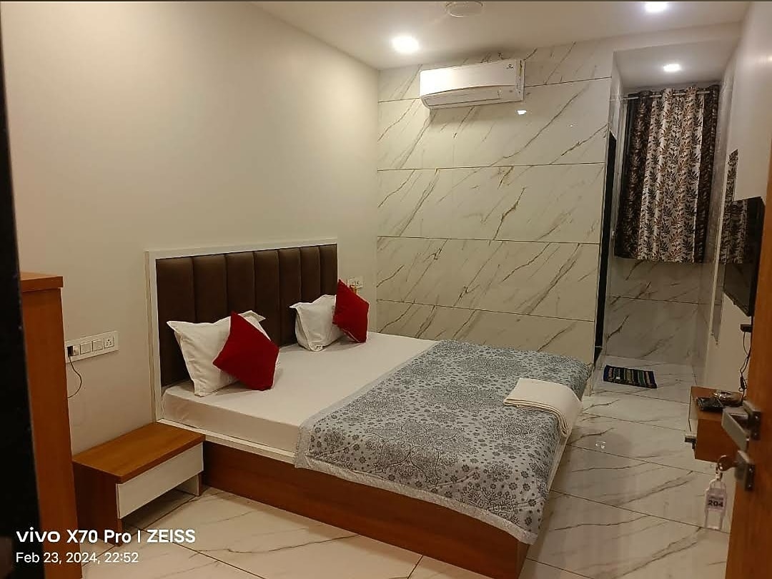 HOTEL JANTA INN 𝗕𝗢𝗢𝗞 Vapi Hotel 𝘄𝗶𝘁𝗵 𝗙𝗥𝗘𝗘 𝗖𝗮𝗻𝗰𝗲𝗹𝗹𝗮𝘁𝗶𝗼𝗻