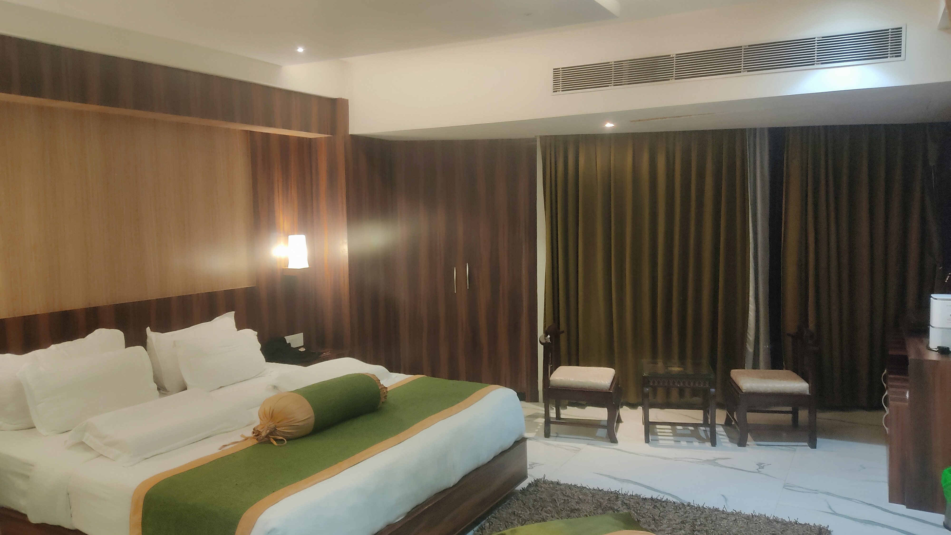 Hotel Shoolin Grand 𝗕𝗢𝗢𝗞 Guwahati Hotel 𝘄𝗶𝘁𝗵 𝗙𝗥𝗘𝗘 𝗖𝗮𝗻𝗰𝗲𝗹𝗹𝗮𝘁𝗶𝗼𝗻