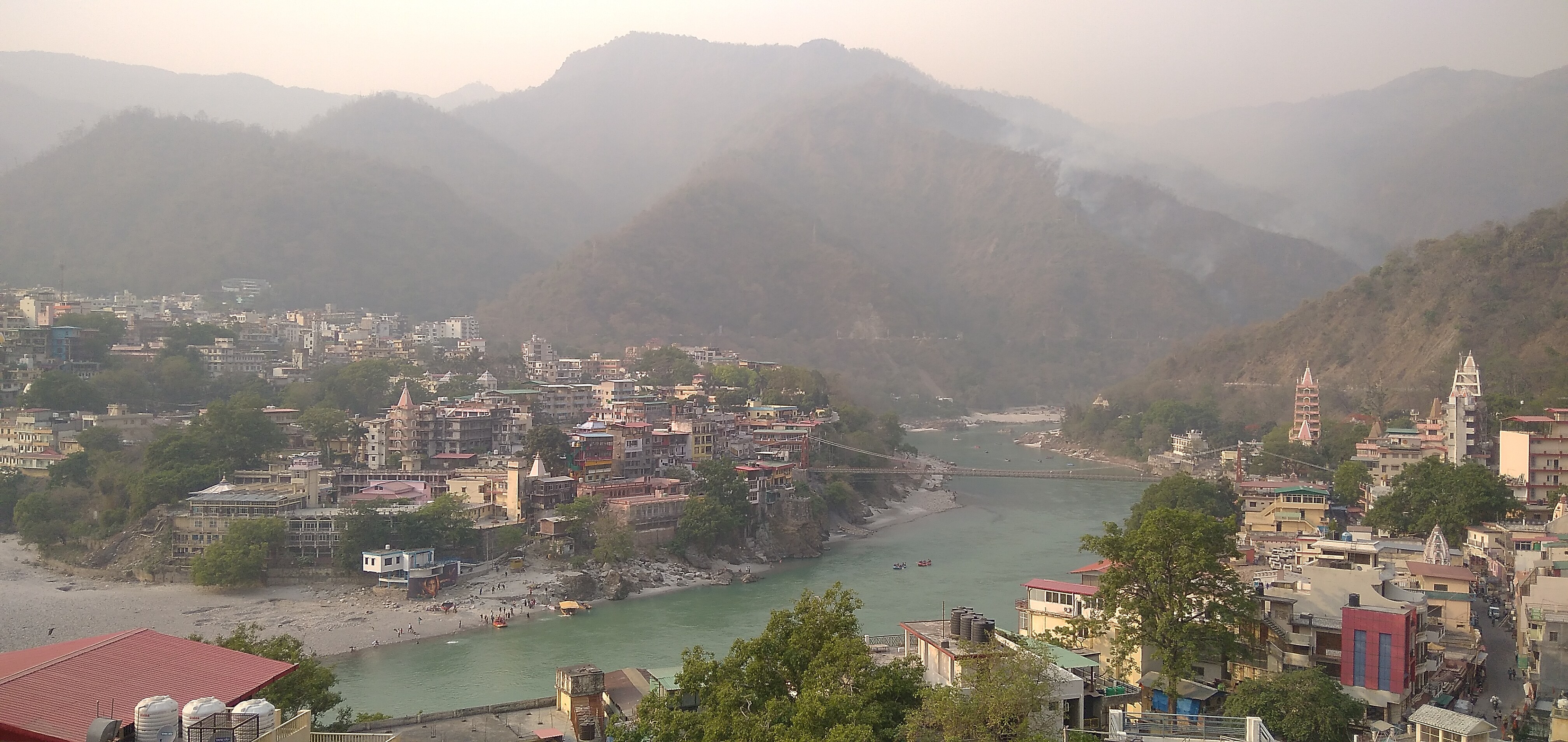 goSTOPS Rishikesh Lakshaman Jhula 100% Money Back 𝗕𝗢𝗢𝗞 Rishikesh Hostel ...
