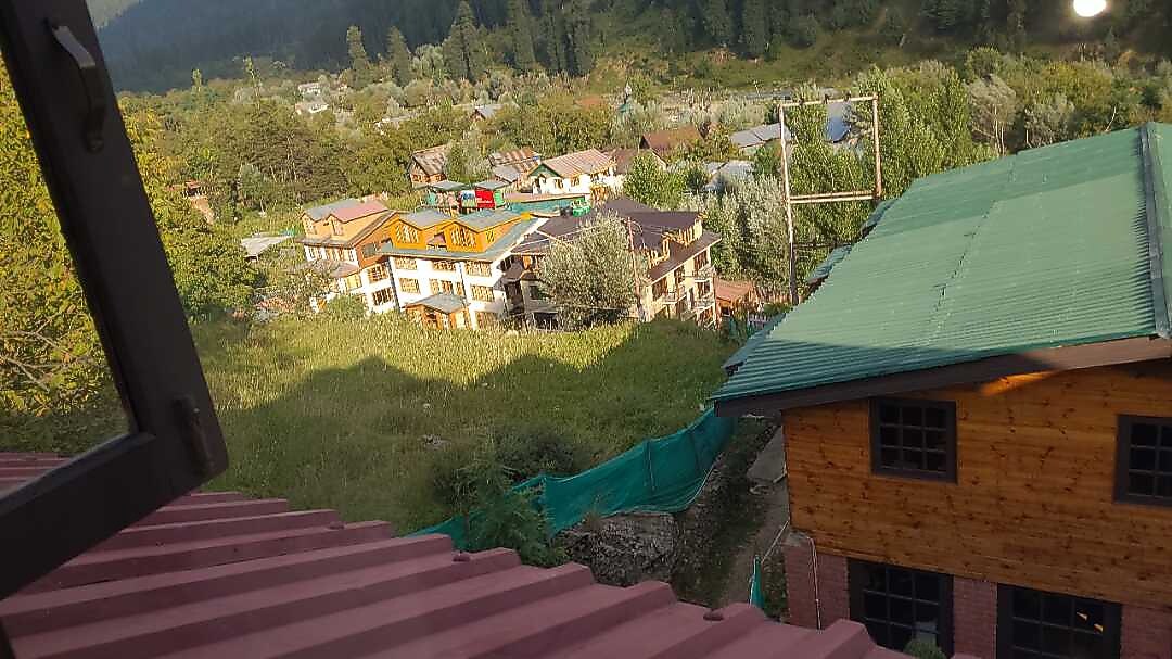The Pahalgam Pines | Pahalgam Hotel BOOK @ ₹1