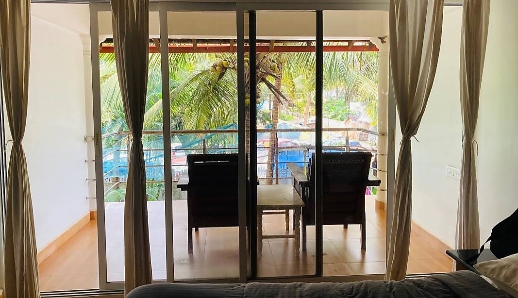 Crystal Goa Emerald Edition | Rooms & Cafe 𝗕𝗢𝗢𝗞 Goa Apart-hotel 𝘄𝗶𝘁𝗵 ₹𝟬 ...