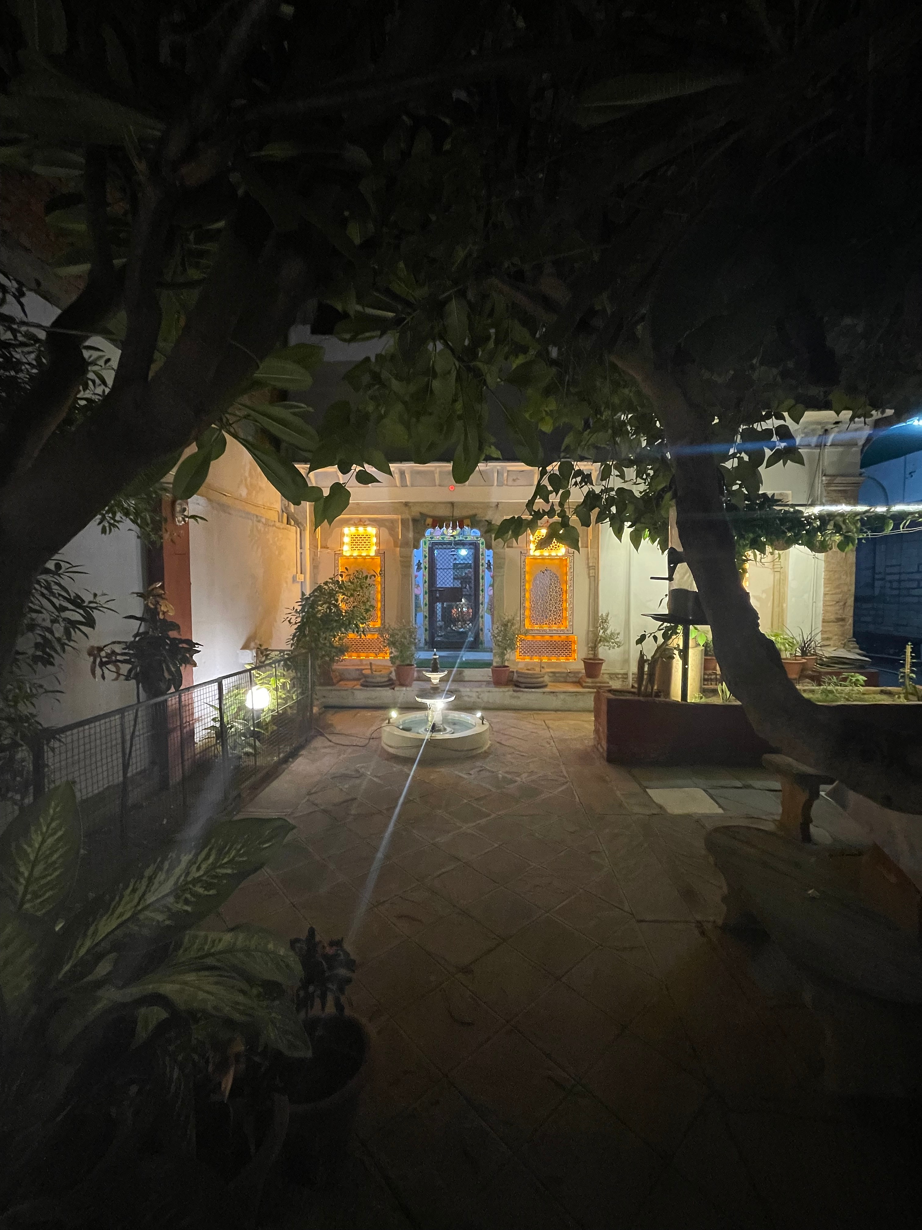 Krishnayan Heritage 𝗕𝗢𝗢𝗞 Gwalior Homestay 𝘄𝗶𝘁𝗵 𝗙𝗥𝗘𝗘 𝗖𝗮𝗻𝗰𝗲𝗹𝗹𝗮𝘁𝗶𝗼𝗻