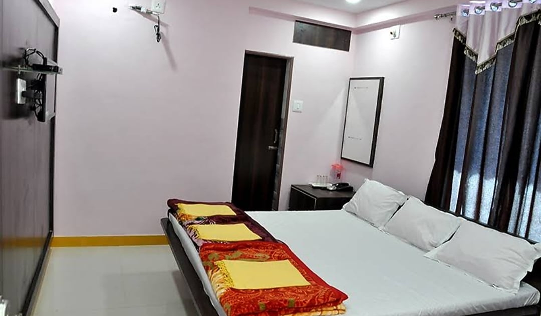 HOTEL KAVYA 𝗕𝗢𝗢𝗞 Dwarka Hotel 𝘄𝗶𝘁𝗵 ₹𝟬 𝗣𝗔𝗬𝗠𝗘𝗡𝗧