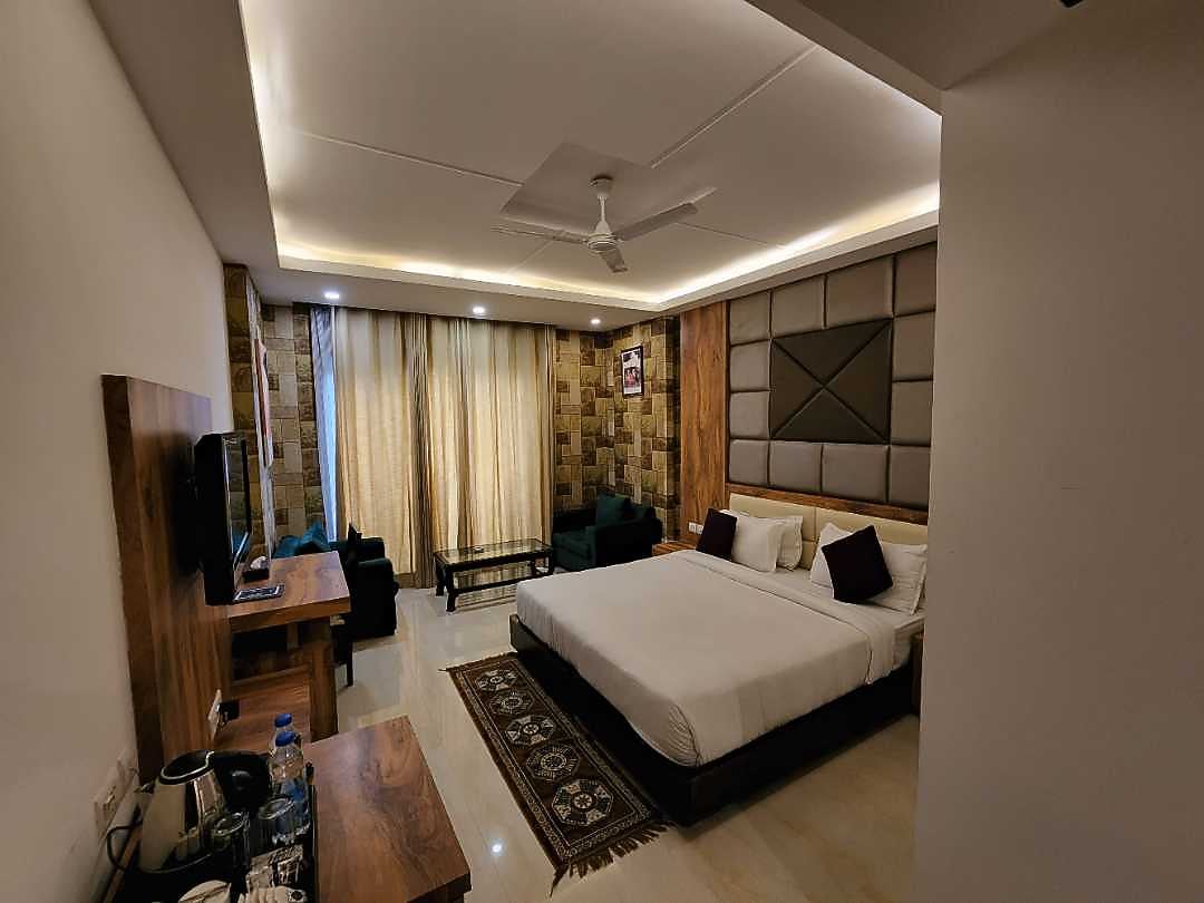 Hotel Golf View Suites Golf Course Road 100% Money Back Best Rates on ...