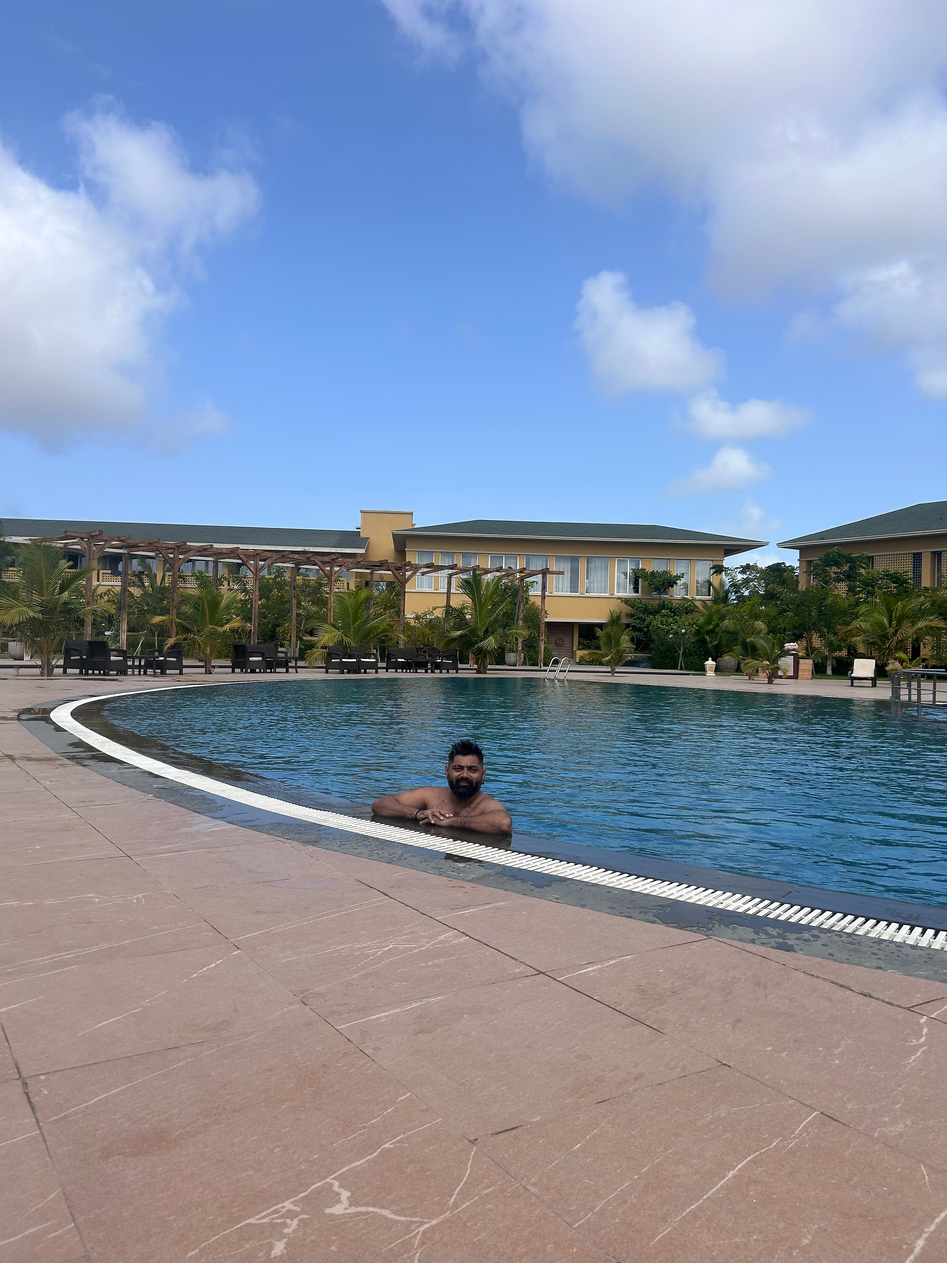 Hawthorn Suites by Wyndham Dwarka 𝗕𝗢𝗢𝗞 Dwarka Hotel 𝘄𝗶𝘁𝗵 ₹𝟬 𝗣𝗔𝗬𝗠𝗘𝗡𝗧