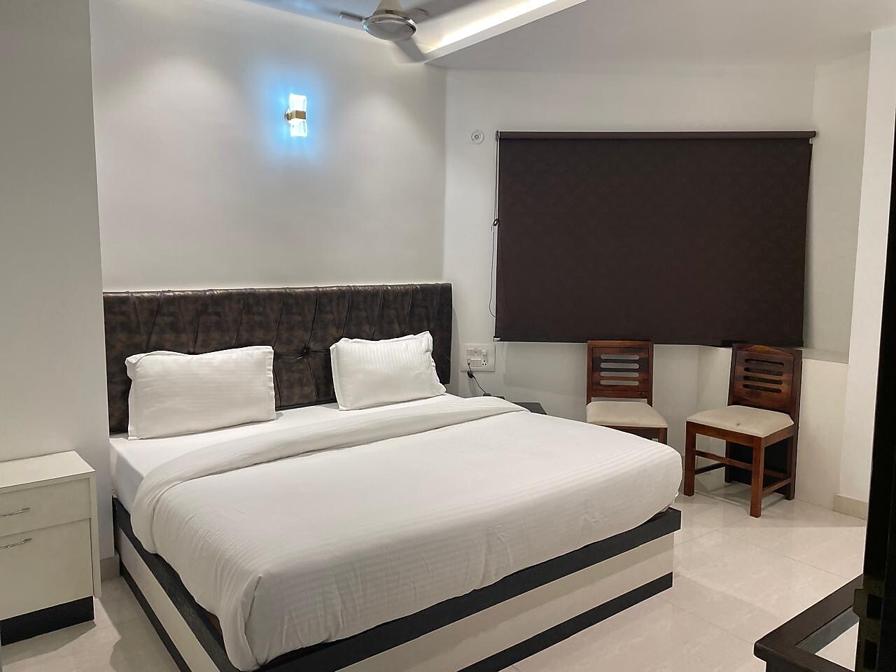 Hotel Temple View 𝗕𝗢𝗢𝗞 Varanasi Hotel 𝘄𝗶𝘁𝗵 𝗙𝗥𝗘𝗘 𝗖𝗮𝗻𝗰𝗲𝗹𝗹𝗮𝘁𝗶𝗼𝗻