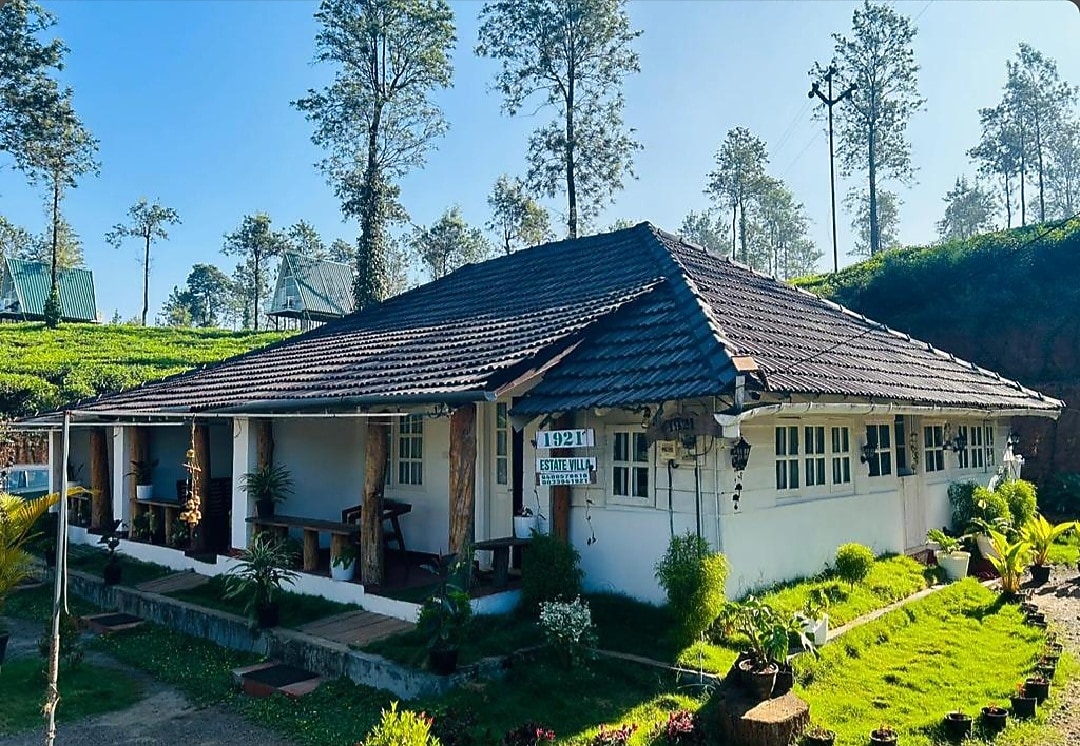 1921 The Estate Villa, Wayanad 𝗕𝗢𝗢𝗞 Wayanad Villa 𝘄𝗶𝘁𝗵 𝗙𝗥𝗘𝗘 𝗖𝗮𝗻𝗰𝗲𝗹𝗹𝗮𝘁𝗶𝗼𝗻