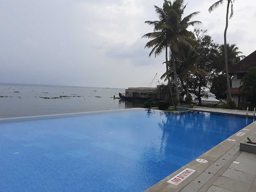 Lemon Tree Vembanad Lake Resort Best Rates on Alleppey Hotel Deals ...