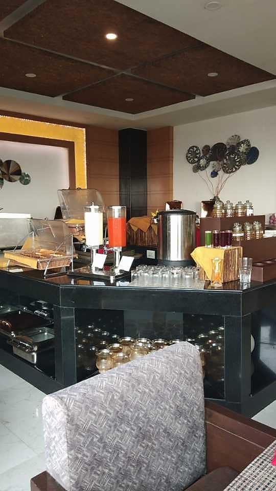 The Grand JBR 𝗕𝗢𝗢𝗞 Lucknow Hotel 𝘄𝗶𝘁𝗵 𝗙𝗥𝗘𝗘 𝗖𝗮𝗻𝗰𝗲𝗹𝗹𝗮𝘁𝗶𝗼𝗻