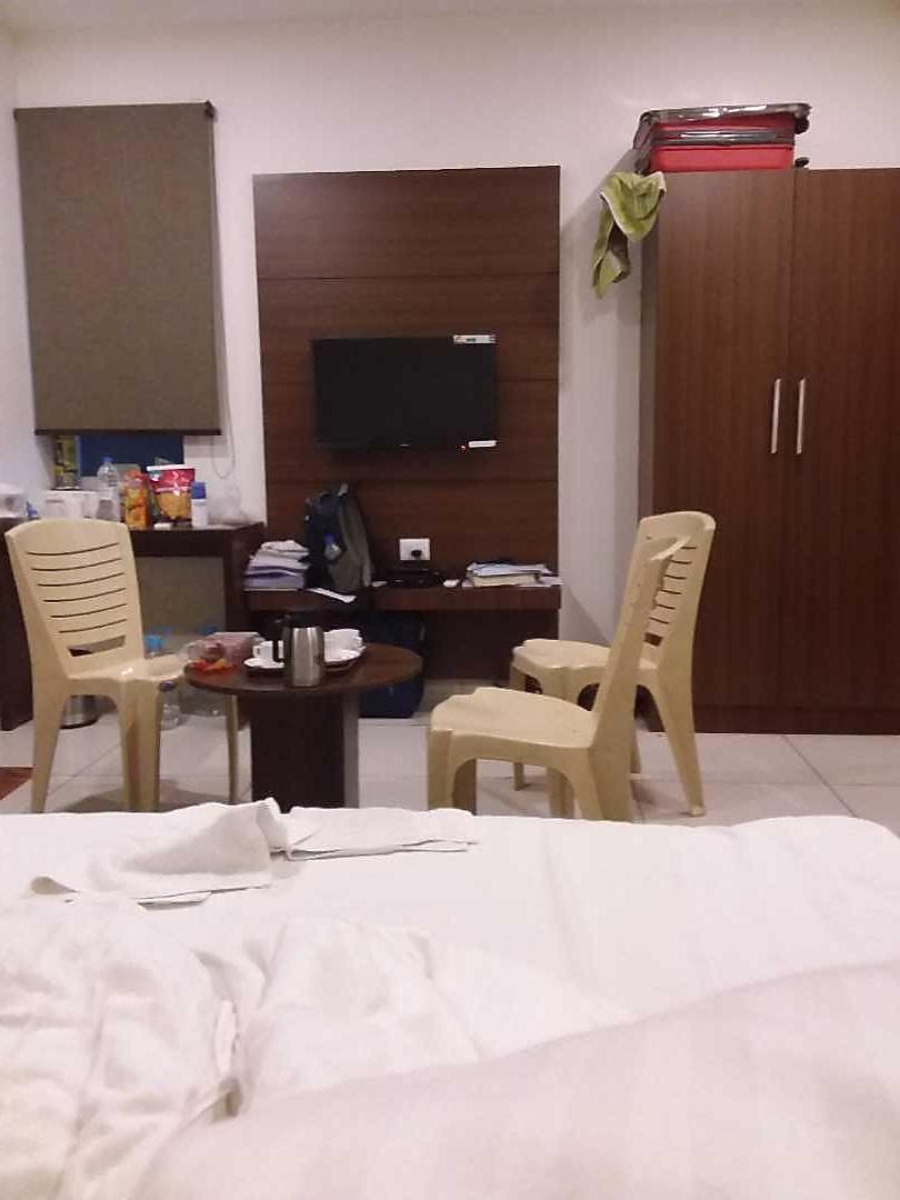 Hotel Aakash Residency 𝗕𝗢𝗢𝗞 Dehradun Guest House 𝘄𝗶𝘁𝗵 𝗙𝗥𝗘𝗘 𝗖𝗮𝗻𝗰𝗲𝗹𝗹𝗮𝘁𝗶𝗼𝗻