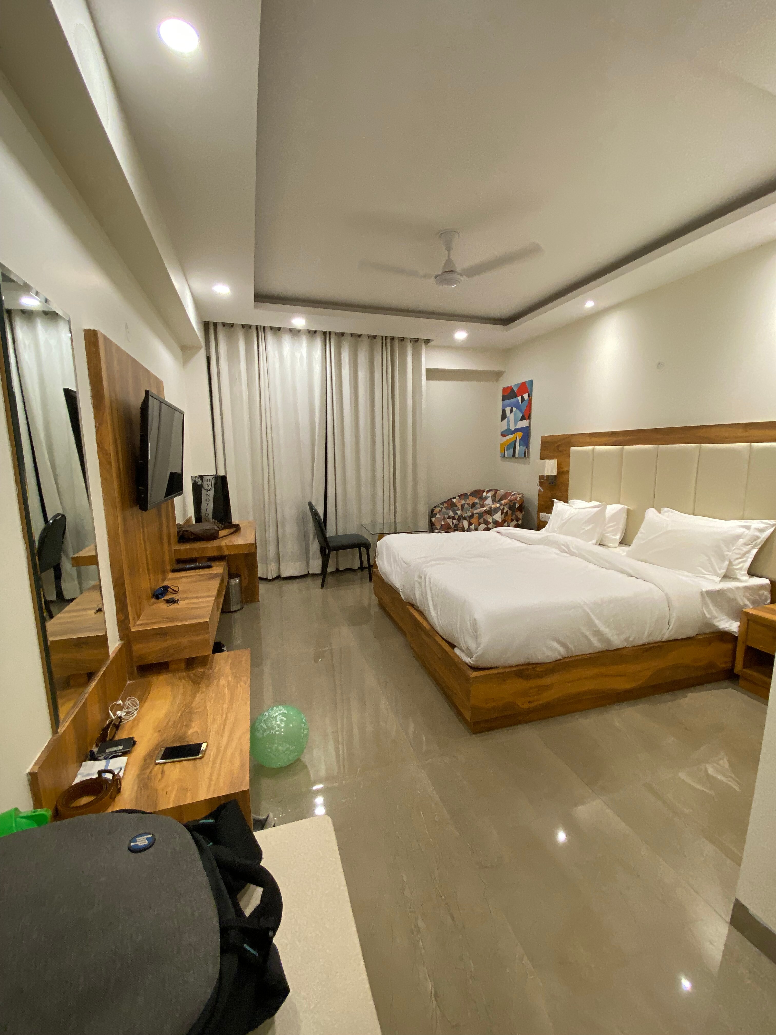 Hotel Golf View Suites Golf Course Road Best Rates on Gurgaon Hotel ...