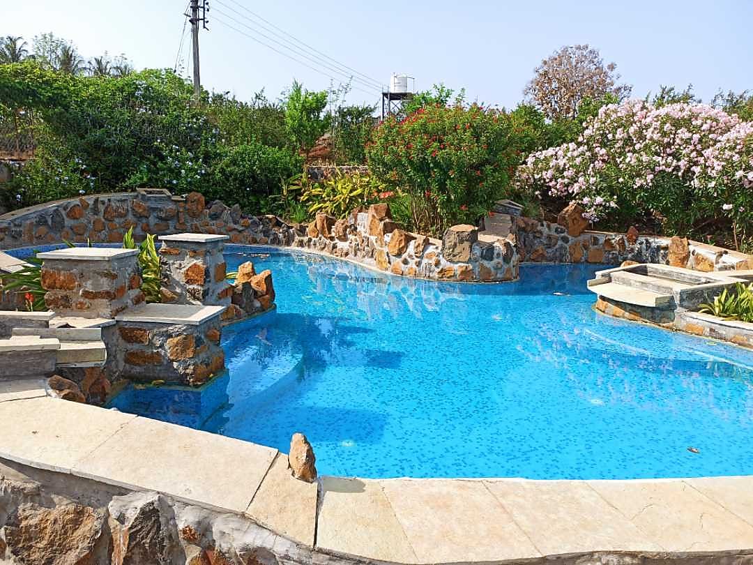 SaffronStays Lake House Marigold, Nashik 𝗕𝗢𝗢𝗞 Nashik Cottage 𝘄𝗶𝘁𝗵 𝗙𝗥𝗘𝗘 ...