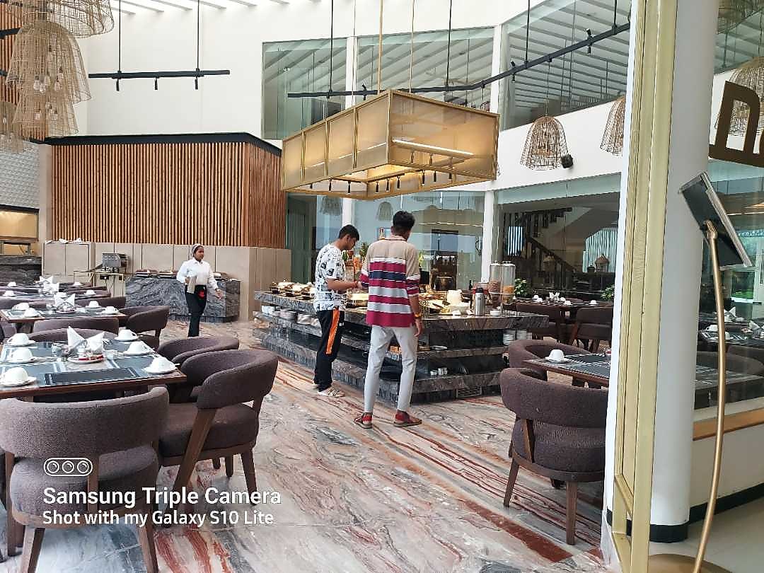 The Red Maple 𝗕𝗢𝗢𝗞 Indore Hotel 𝘄𝗶𝘁𝗵 𝗙𝗥𝗘𝗘 𝗖𝗮𝗻𝗰𝗲𝗹𝗹𝗮𝘁𝗶𝗼𝗻