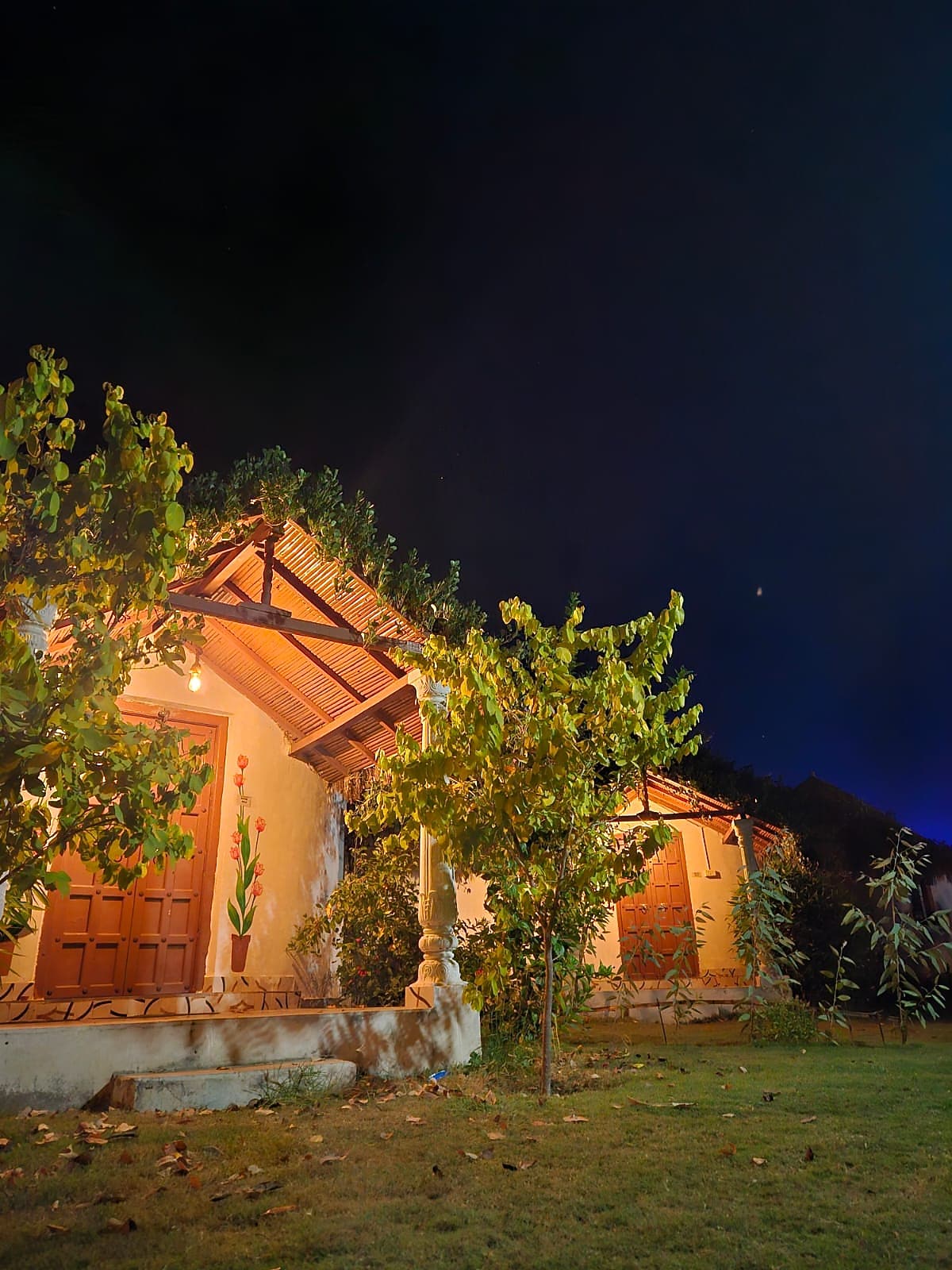 MODHERA SUNRISE RESORT 𝗕𝗢𝗢𝗞 Becharaji Resort 𝘄𝗶𝘁𝗵 𝗙𝗥𝗘𝗘 𝗖𝗮𝗻𝗰𝗲𝗹𝗹𝗮𝘁𝗶𝗼𝗻