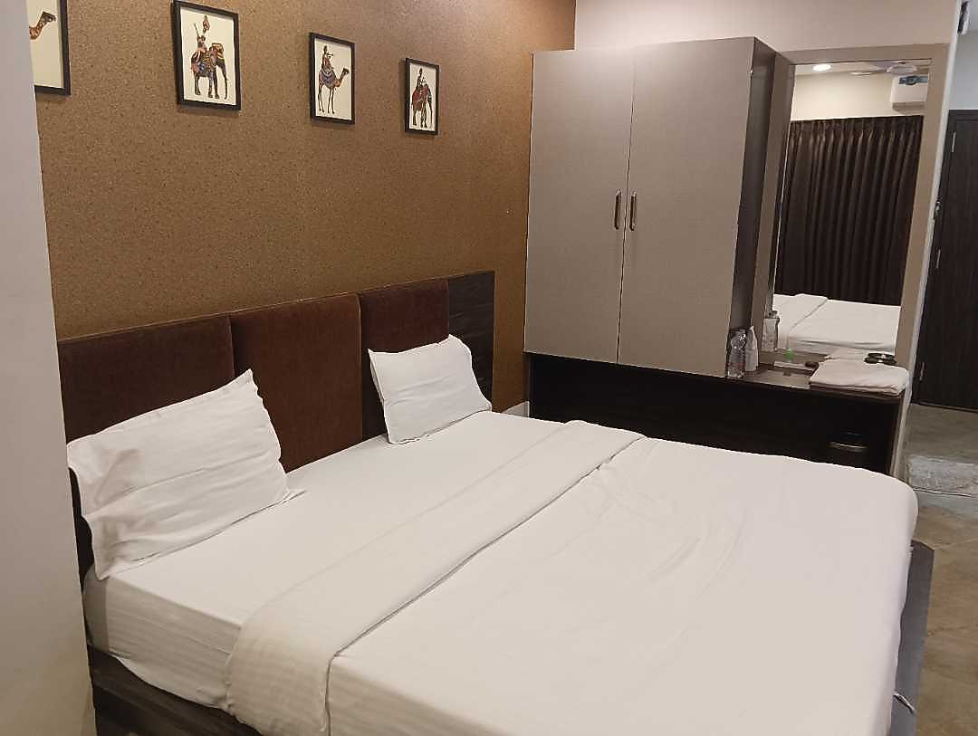 The Grand Unity 𝗕𝗢𝗢𝗞 Rajpipla Hotel 𝘄𝗶𝘁𝗵 𝗙𝗥𝗘𝗘 𝗖𝗮𝗻𝗰𝗲𝗹𝗹𝗮𝘁𝗶𝗼𝗻