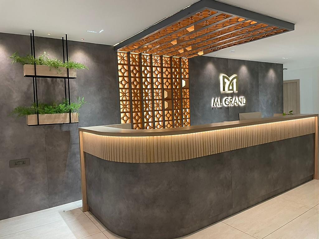 HOTEL ML GRAND 𝗕𝗢𝗢𝗞 Warangal Hotel 𝘄𝗶𝘁𝗵 𝗙𝗥𝗘𝗘 𝗖𝗮𝗻𝗰𝗲𝗹𝗹𝗮𝘁𝗶𝗼𝗻