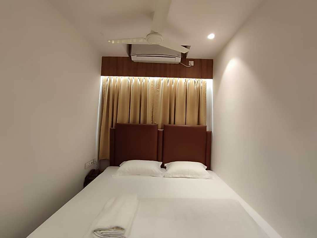 Hotel Mohan Palace 𝗕𝗢𝗢𝗞 Berhampur-West Bengal Hotel 𝘄𝗶𝘁𝗵 𝗙𝗥𝗘𝗘 𝗖𝗮𝗻𝗰𝗲𝗹𝗹𝗮𝘁𝗶𝗼𝗻