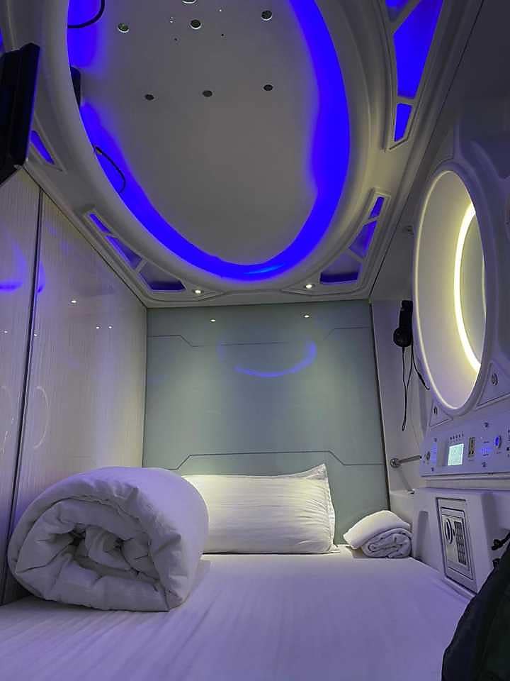 Astropod 𝗕𝗢𝗢𝗞 Mumbai Guest House 𝘄𝗶𝘁𝗵 ₹𝟬 𝗣𝗔𝗬𝗠𝗘𝗡𝗧