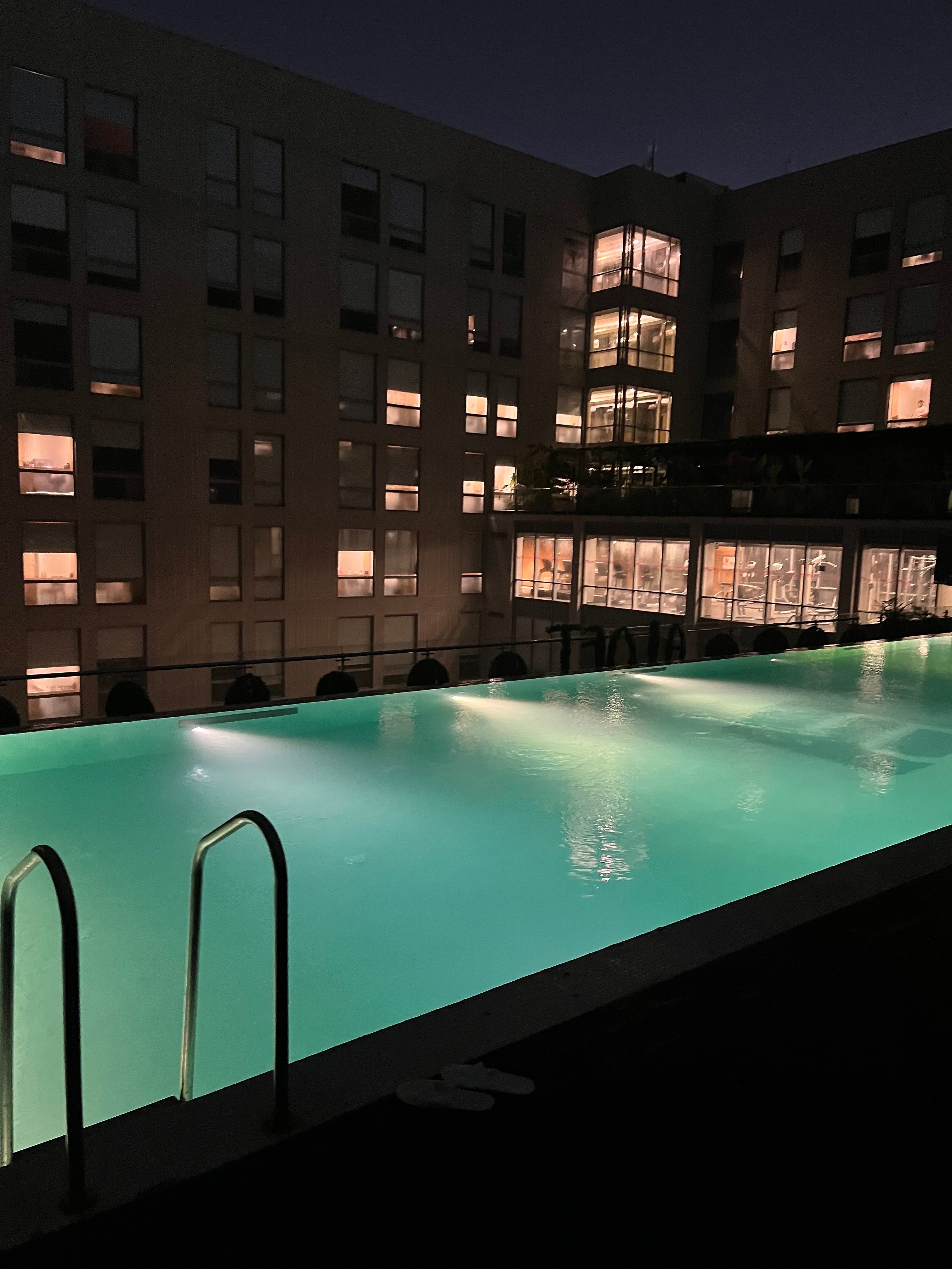 Aloft New Delhi Aerocity 𝗕𝗢𝗢𝗞 Delhi Hotel 𝘄𝗶𝘁𝗵 𝗙𝗥𝗘𝗘 𝗖𝗮𝗻𝗰𝗲𝗹𝗹𝗮𝘁𝗶𝗼𝗻