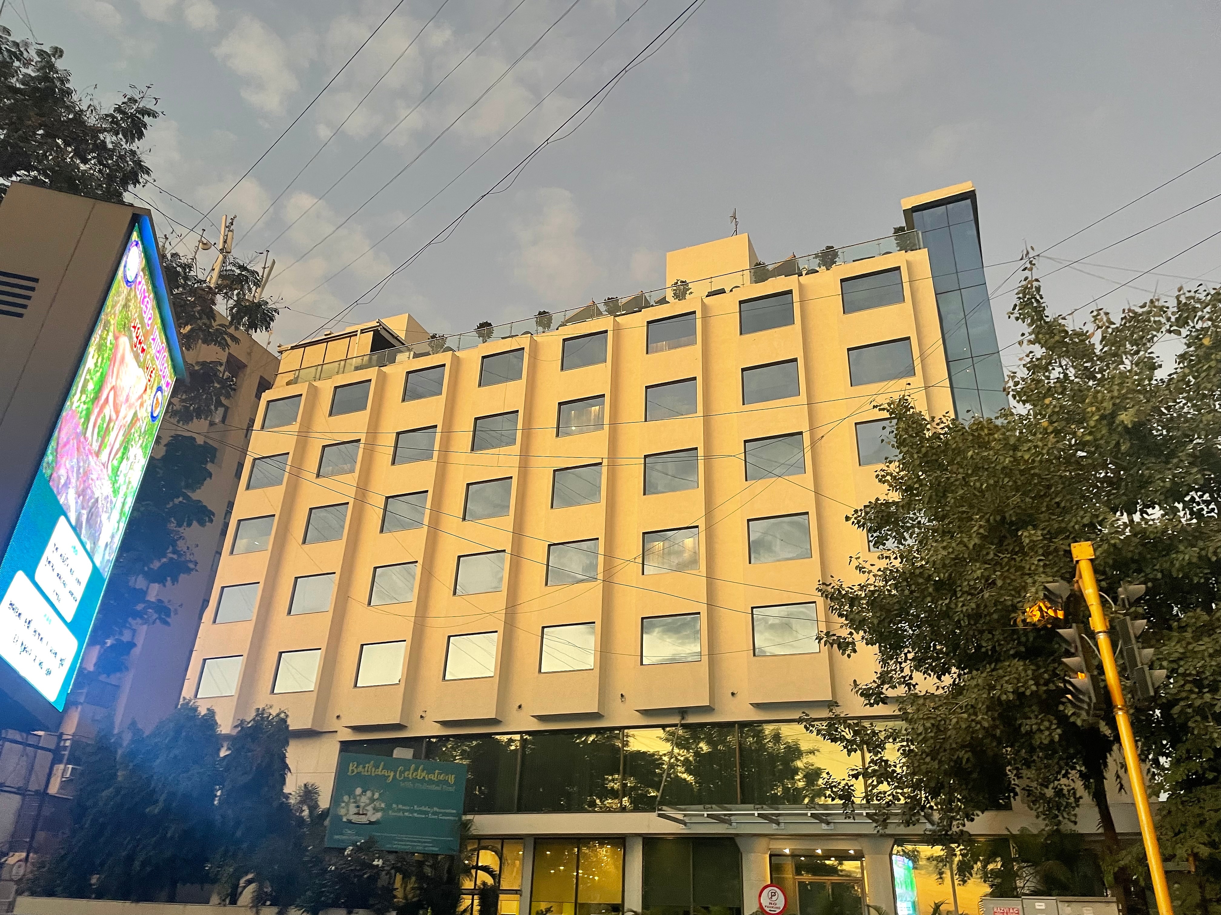 Marasa Sarovar Portico Rajkot 𝗕𝗢𝗢𝗞 Rajkot Hotel 𝘄𝗶𝘁𝗵 𝗙𝗥𝗘𝗘 𝗖𝗮𝗻𝗰𝗲𝗹𝗹𝗮𝘁𝗶𝗼𝗻
