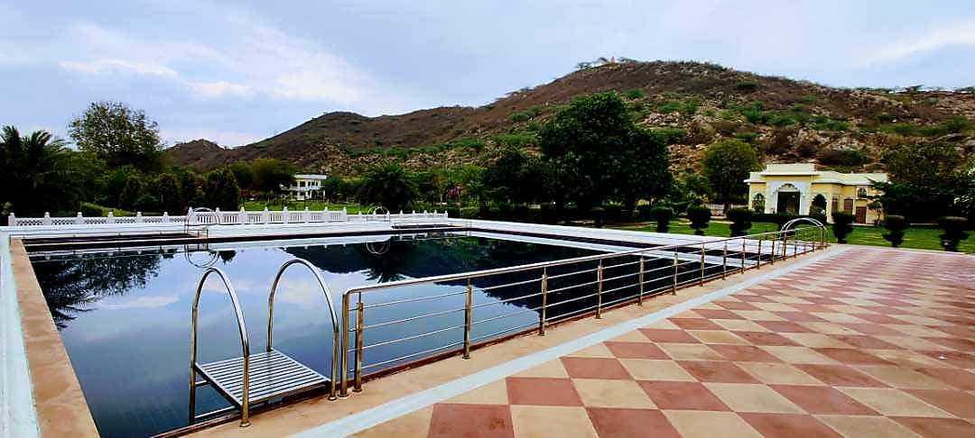 Hotel Raj Bagh Palace Jaipur 𝗕𝗢𝗢𝗞 Jaipur Resort 𝘄𝗶𝘁𝗵 𝗙𝗥𝗘𝗘 𝗖𝗮𝗻𝗰𝗲𝗹𝗹𝗮𝘁𝗶𝗼𝗻