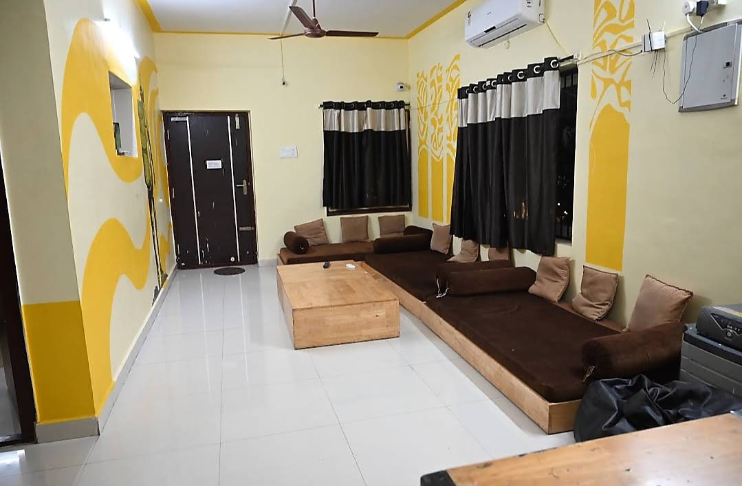 Bacpac Monkey Colive 𝗕𝗢𝗢𝗞 Visakhapatnam BnB 𝘄𝗶𝘁𝗵 𝗙𝗥𝗘𝗘 𝗖𝗮𝗻𝗰𝗲𝗹𝗹𝗮𝘁𝗶𝗼𝗻