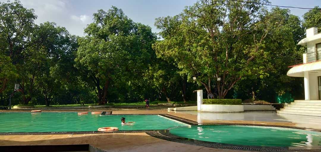 Pluz Resort 𝗕𝗢𝗢𝗞 Silvassa Resort 𝘄𝗶𝘁𝗵 𝗙𝗥𝗘𝗘 𝗖𝗮𝗻𝗰𝗲𝗹𝗹𝗮𝘁𝗶𝗼𝗻