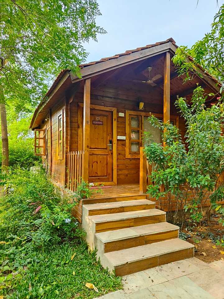 Brown Town Resort and Spa 𝗕𝗢𝗢𝗞 Chevella Resort 𝘄𝗶𝘁𝗵 ₹𝟬 𝗣𝗔𝗬𝗠𝗘𝗡𝗧