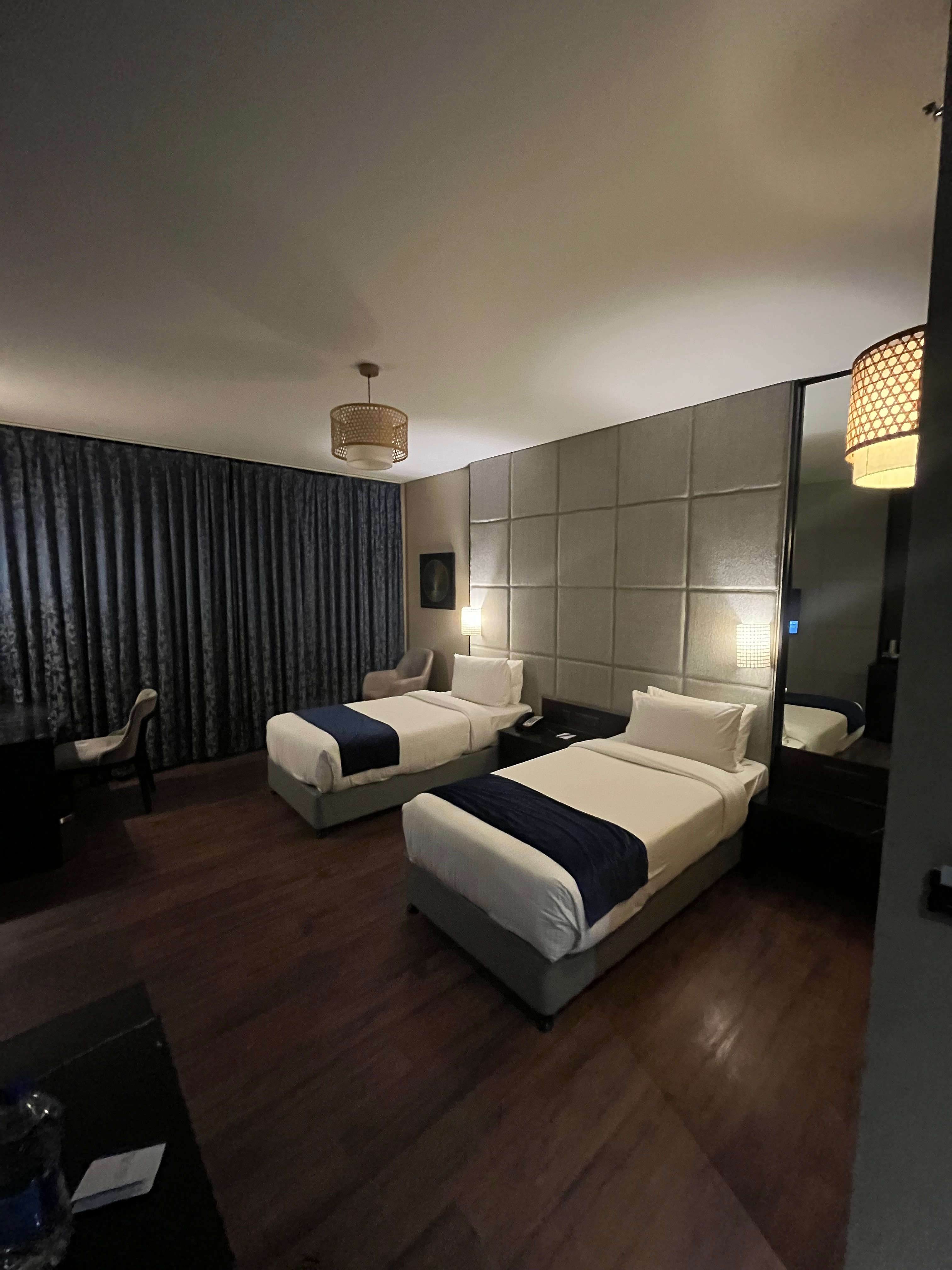 Essentia Luxury Hotel 𝗕𝗢𝗢𝗞 Indore Hotel 𝘄𝗶𝘁𝗵 𝗙𝗥𝗘𝗘 𝗖𝗮𝗻𝗰𝗲𝗹𝗹𝗮𝘁𝗶𝗼𝗻