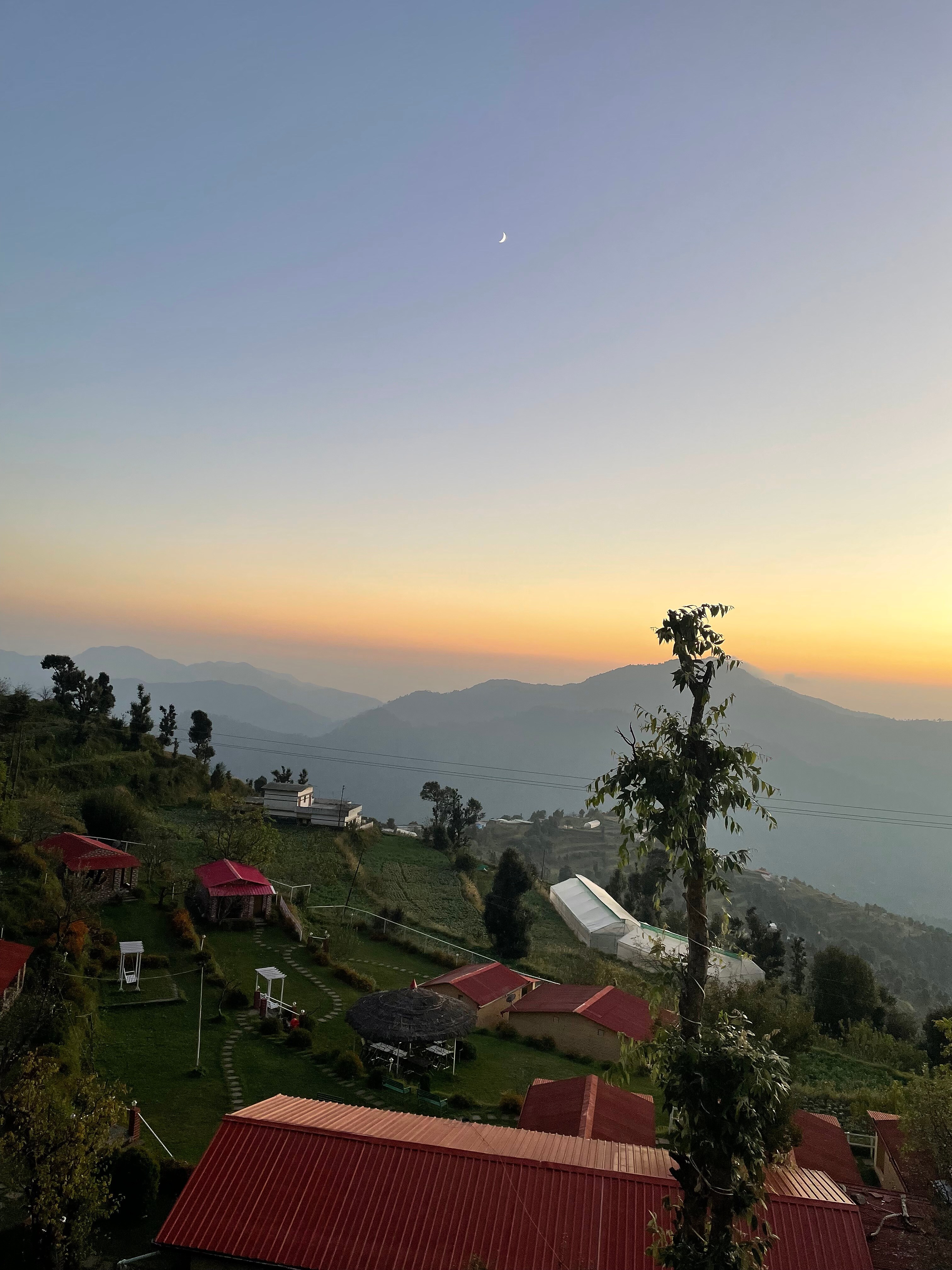 Green View Resort 𝗕𝗢𝗢𝗞 Kanatal Hotel 𝘄𝗶𝘁𝗵 𝗙𝗥𝗘𝗘 𝗖𝗮𝗻𝗰𝗲𝗹𝗹𝗮𝘁𝗶𝗼𝗻