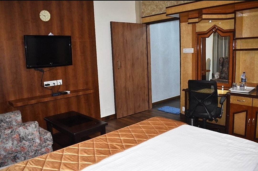 Hotel Radhika Regency 100% Money Back 𝗕𝗢𝗢𝗞 Rourkela Hotel 𝘄𝗶𝘁𝗵 𝗙𝗥𝗘𝗘 ...