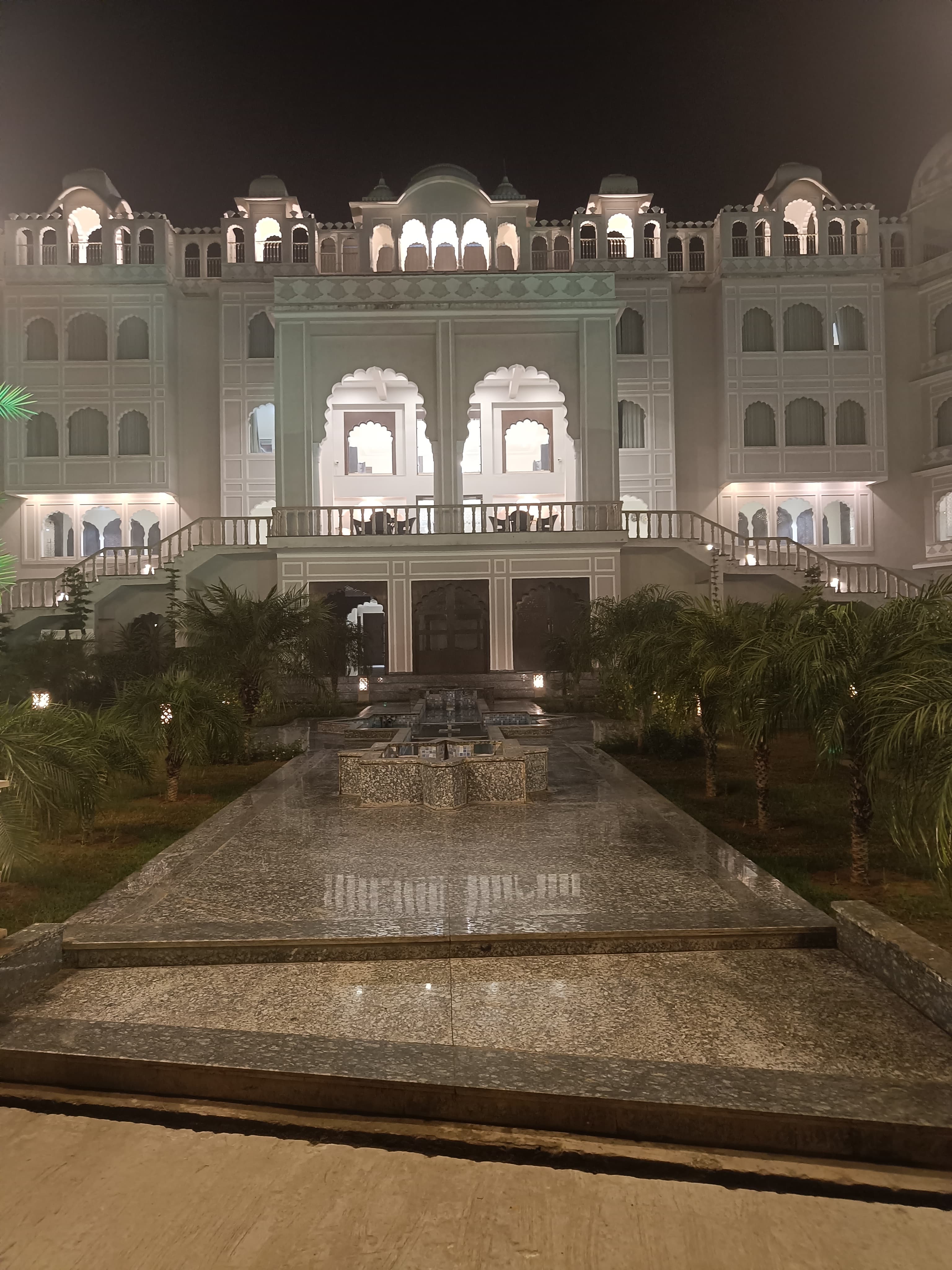 Indralok Palace Hotel & Resort 𝗕𝗢𝗢𝗞 Morena Resort 𝘄𝗶𝘁𝗵 𝗙𝗥𝗘𝗘 𝗖𝗮𝗻𝗰𝗲𝗹𝗹𝗮𝘁𝗶𝗼𝗻