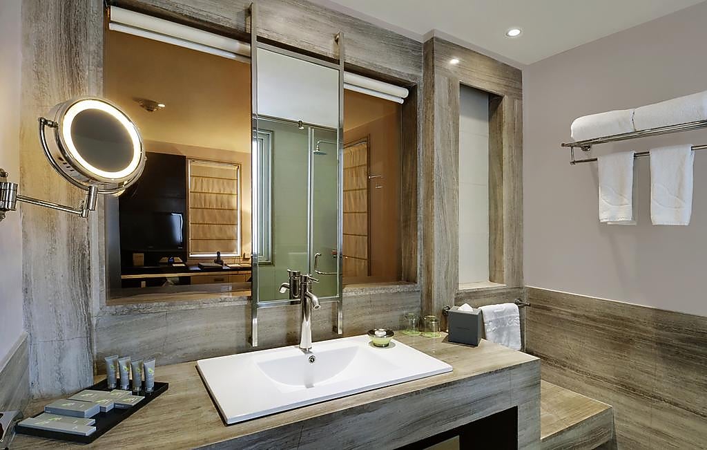 Quality Inn Gurgaon | Gurgaon Hotel BOOK @ ₹1